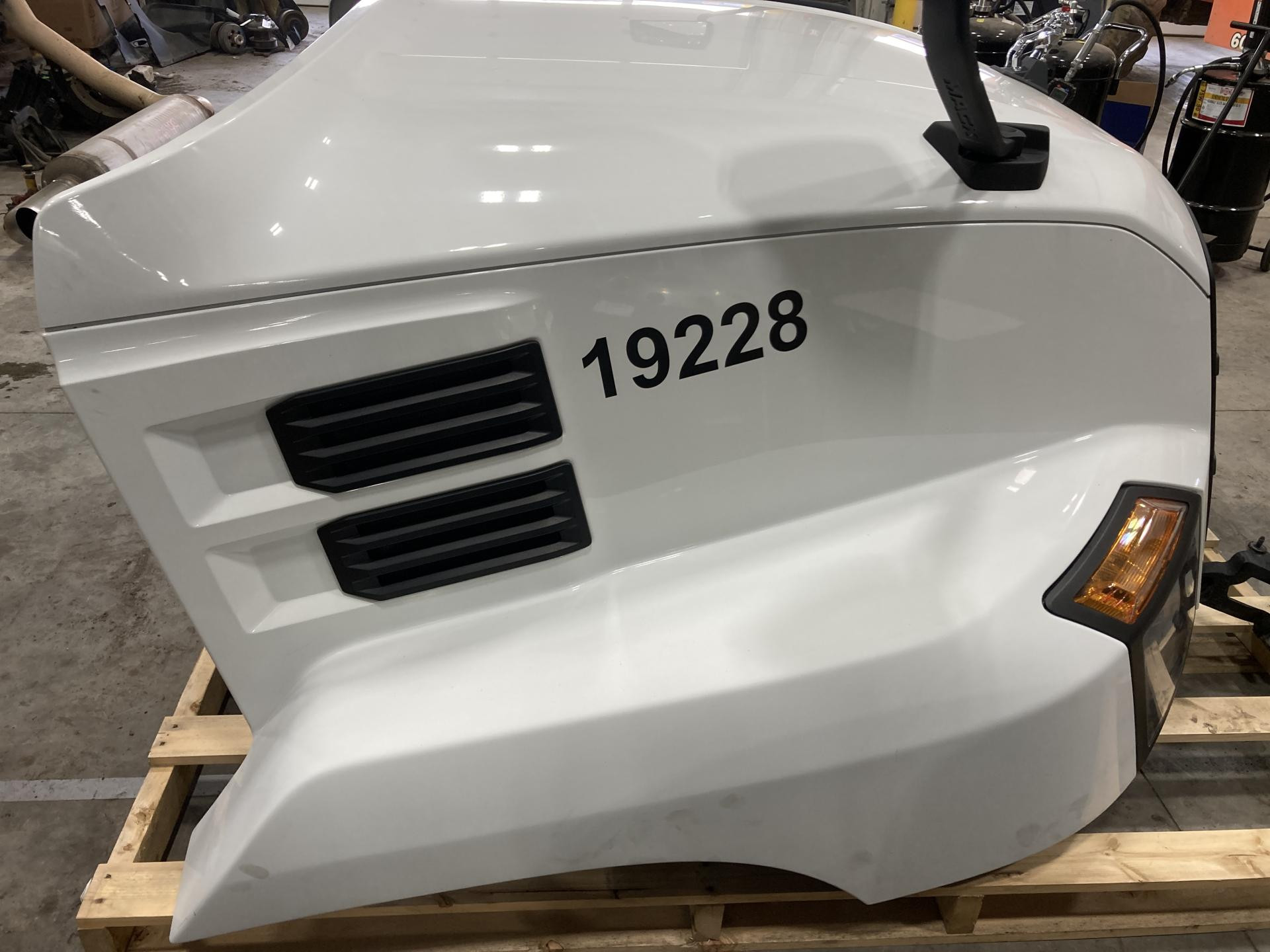 23305987 | Mack ANTHEM (AN) Hood for Sale