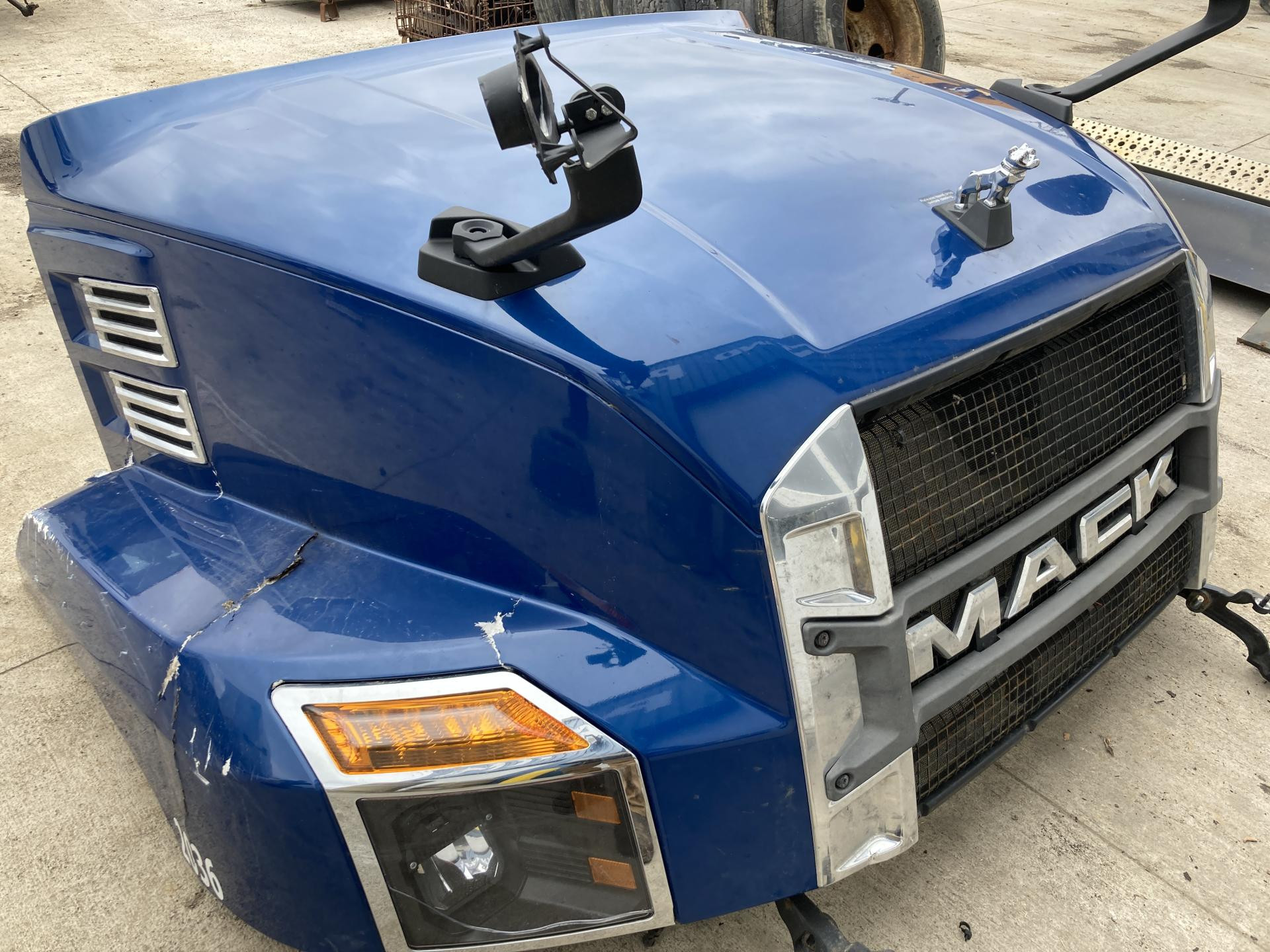Mack ANTHEM (AN) Hood for Sale