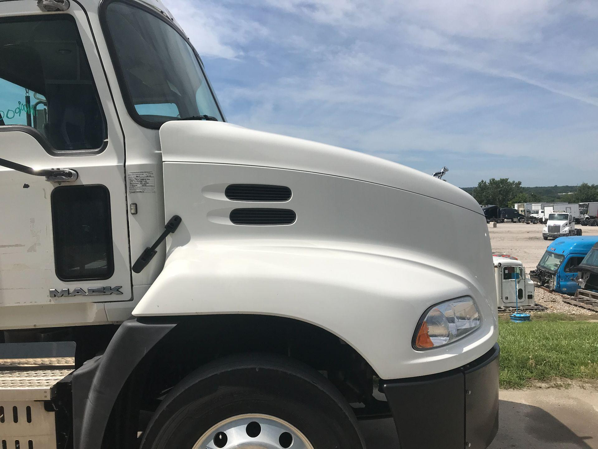 Mack CXU613 Hood for Sale