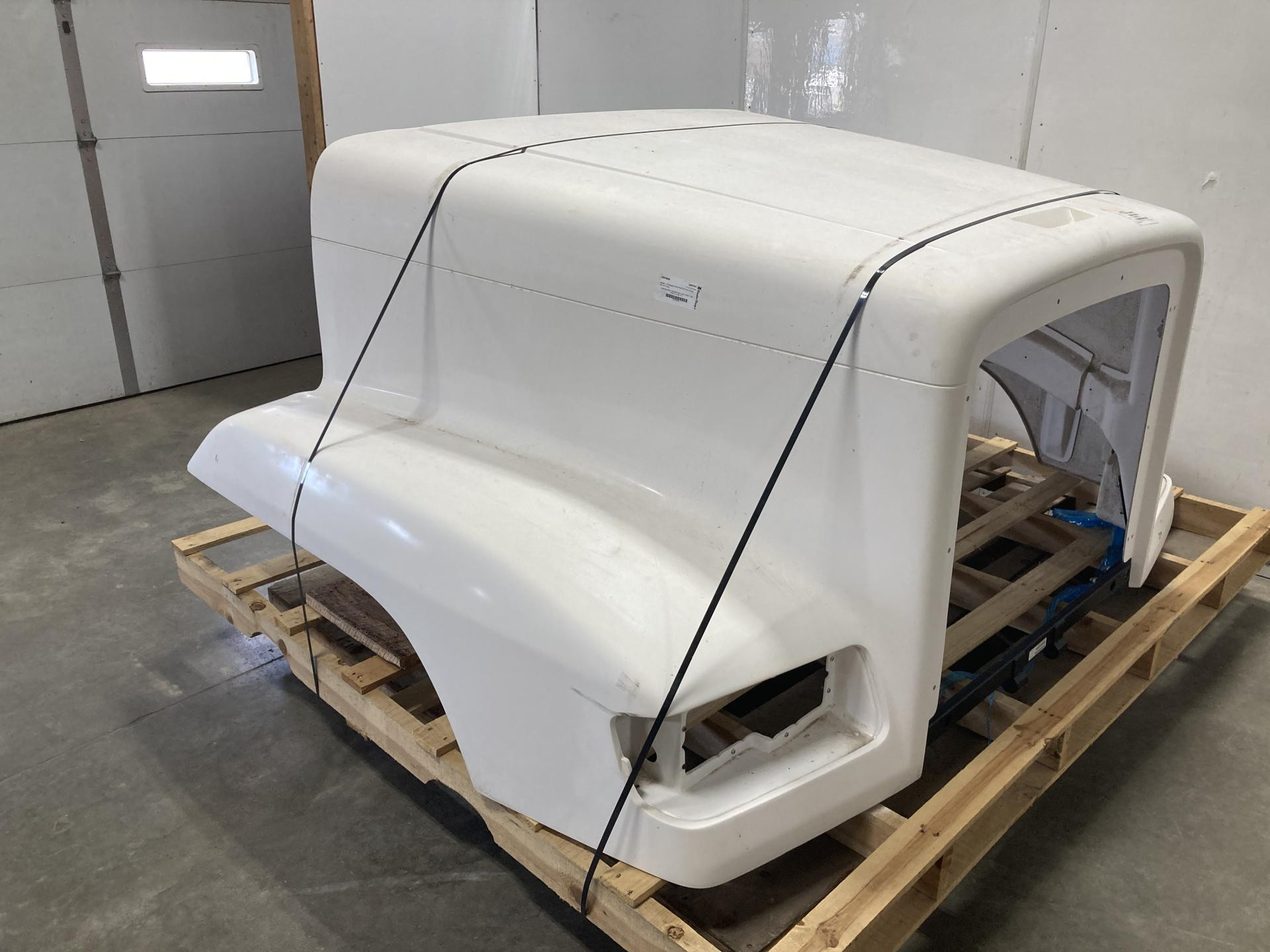 03-12500 | Freightliner FLD120 Hood for Sale