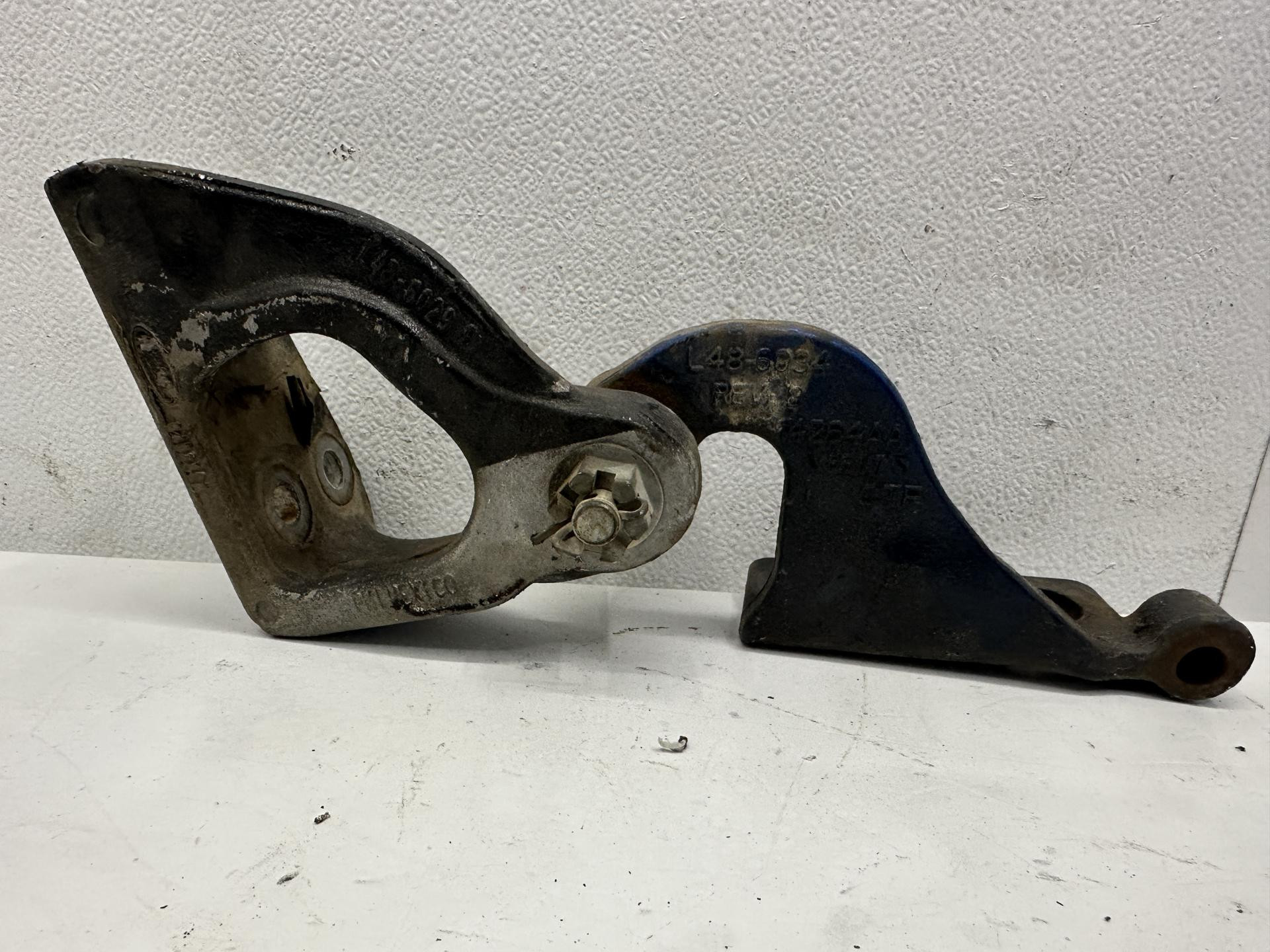 L48-6034 | Peterbilt 389 Hood Hinge for Sale