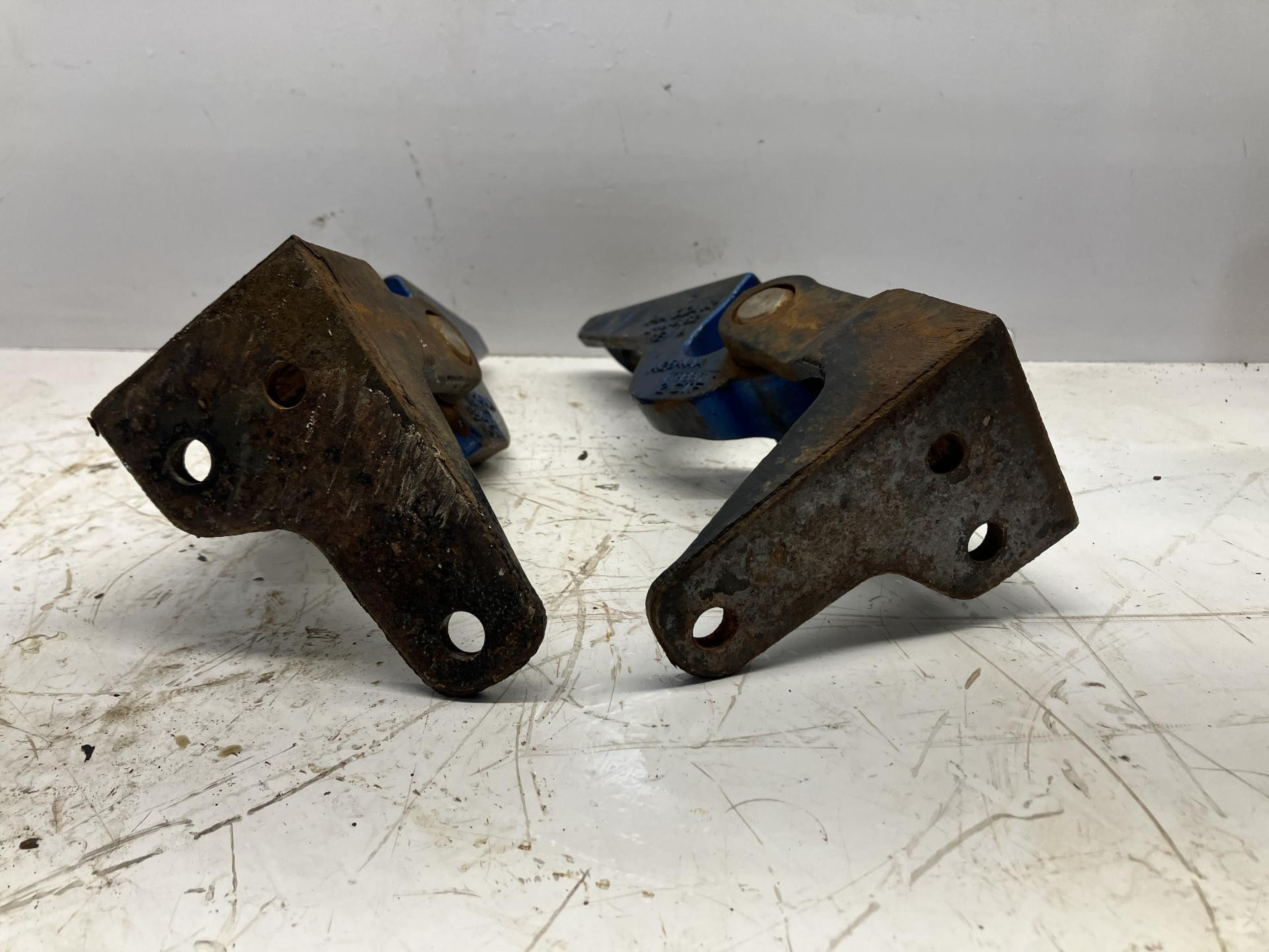 L48-6161L & L-48-6161 | Peterbilt 567 Hood Hinge for Sale