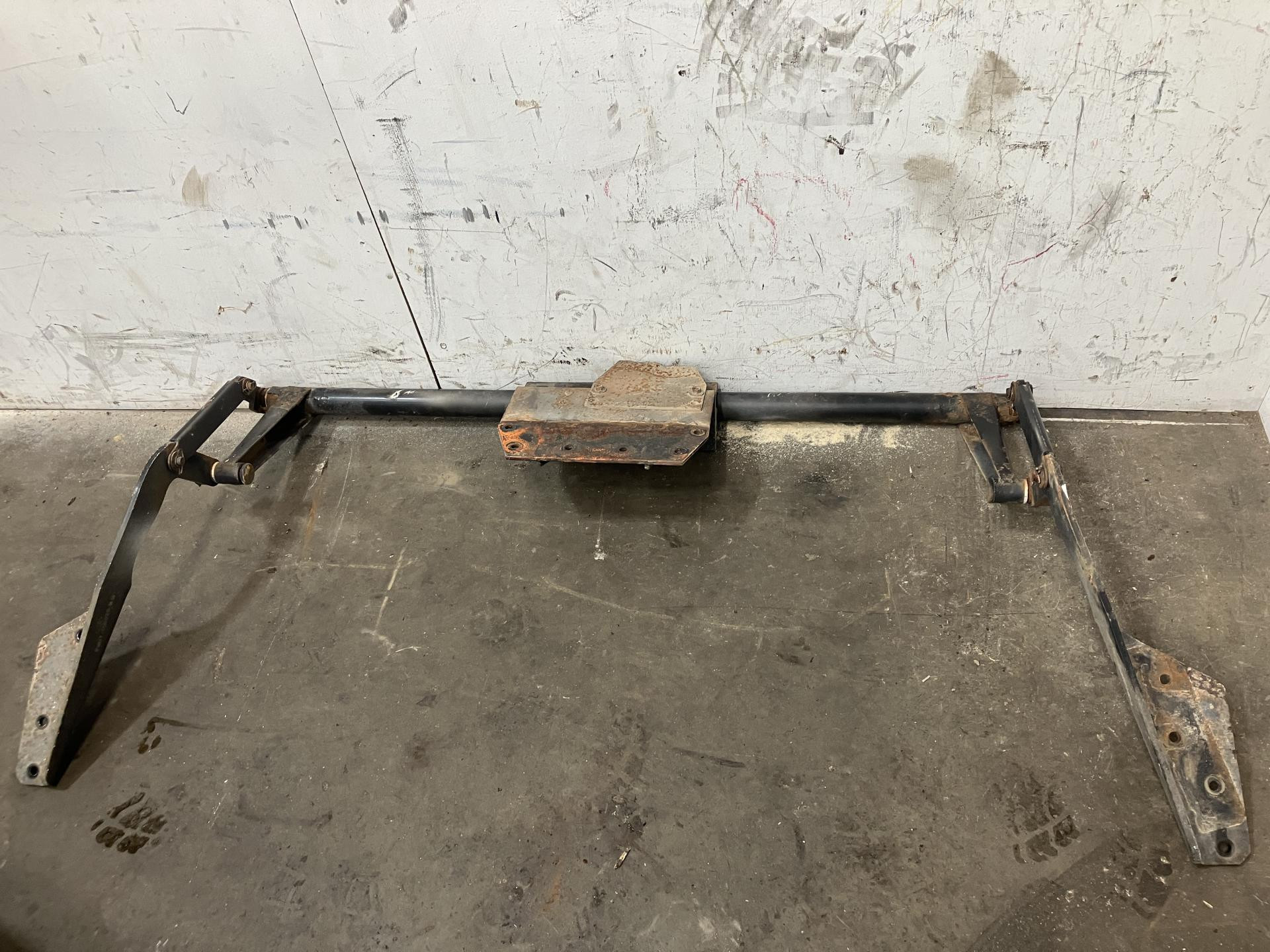 F6HT-16B874-BD / F6HT-16B875-B | Ford L8513 Hood Hinge for Sale