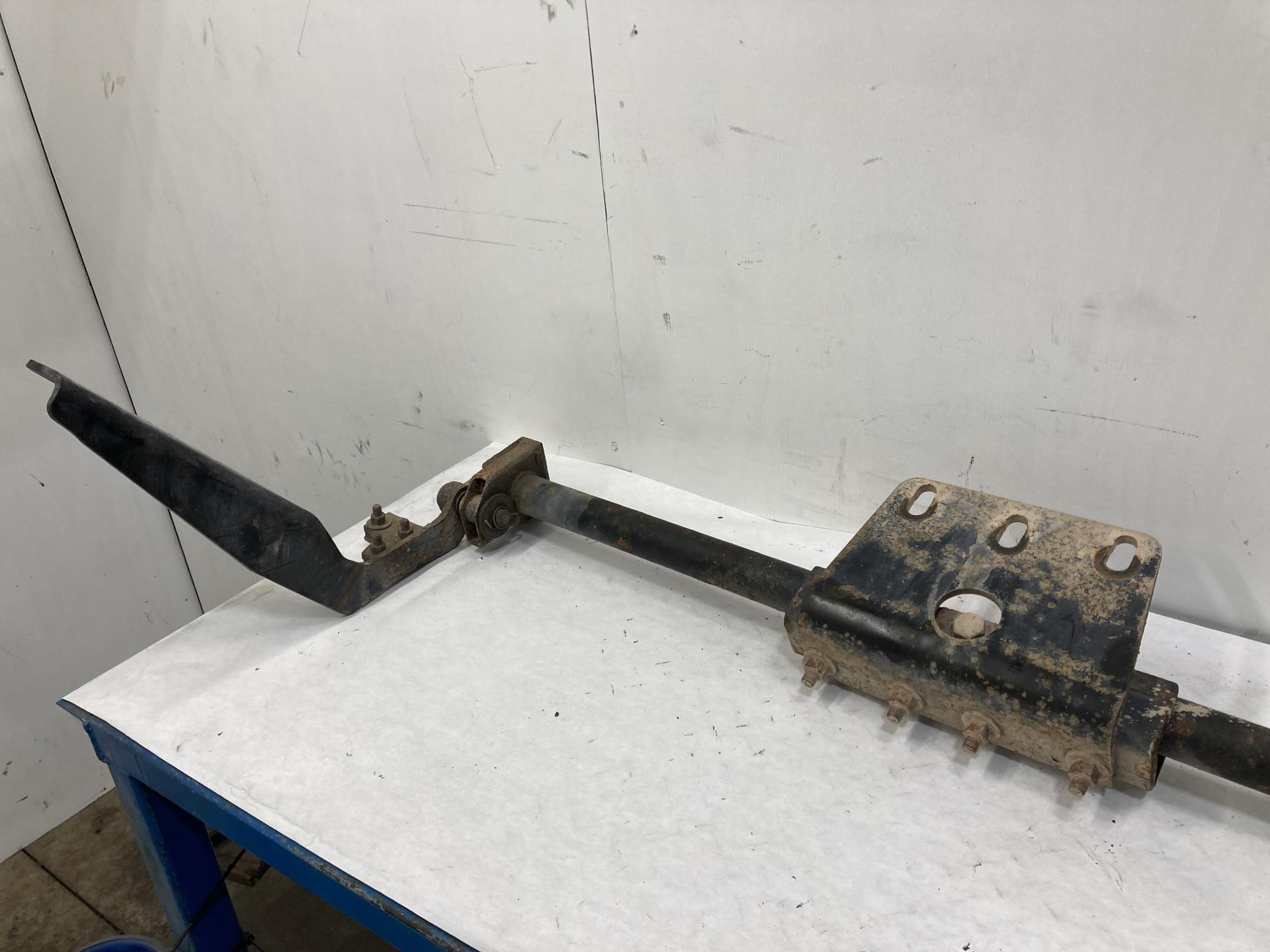 A17-15067-000 | Sterling L9513 Hood Hinge for Sale