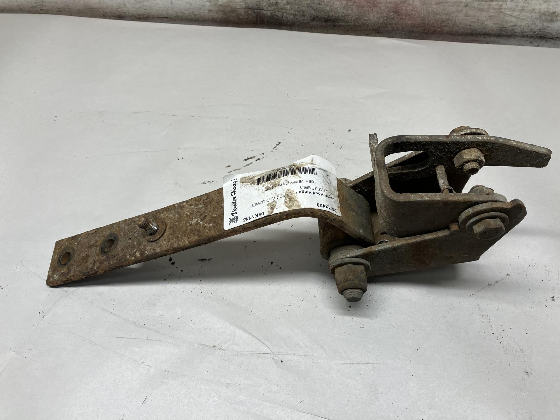 VERIFY | Kenworth T300 Hood Hinge for Sale
