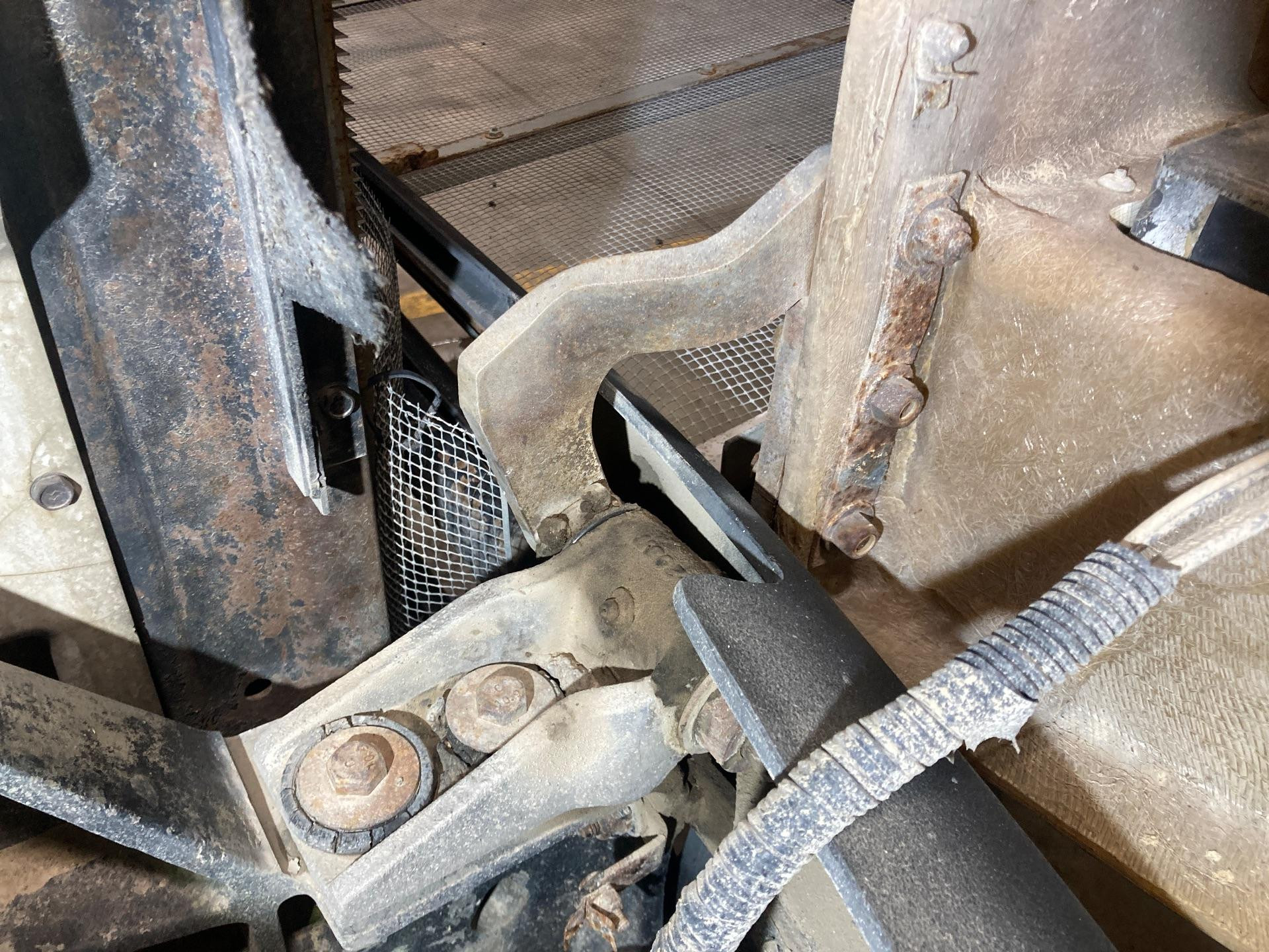 K277-293R | Kenworth T600 Hood Hinge for Sale