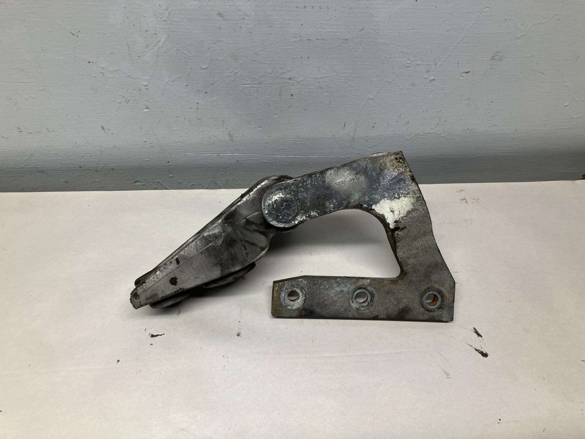 Kenworth T600 Hood Hinge for Sale