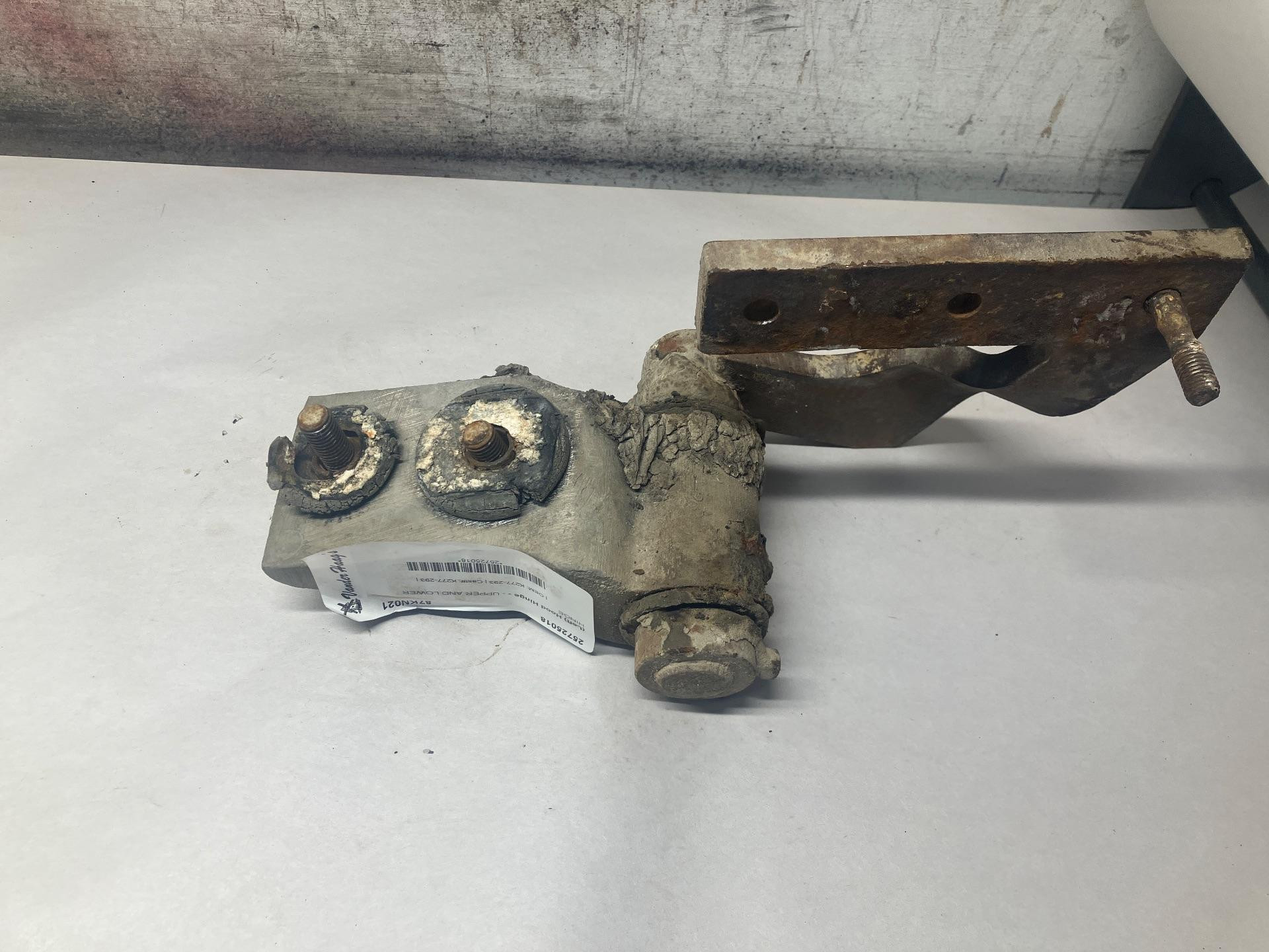 K277-293 | Kenworth T600 Hood Hinge for Sale