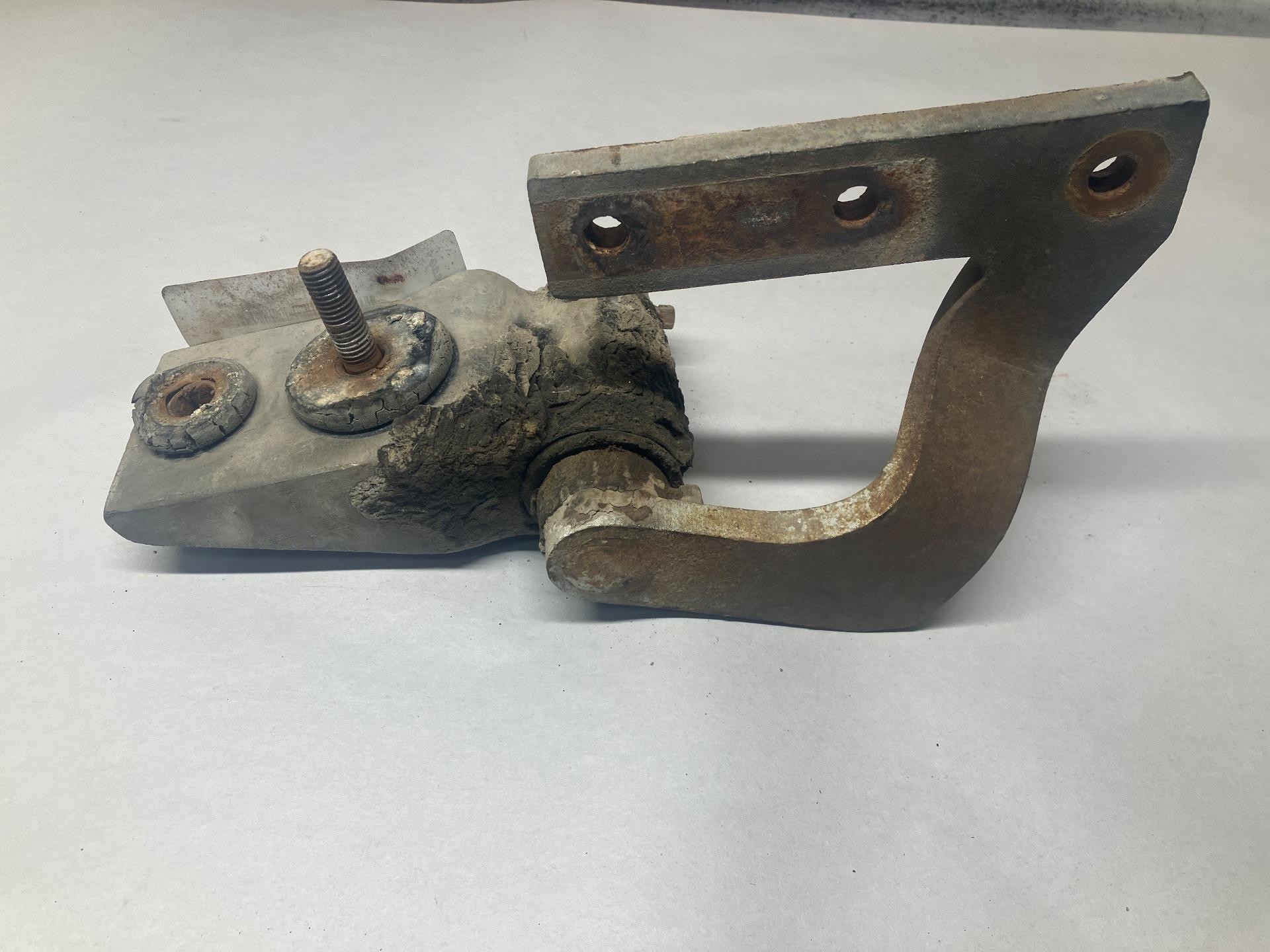 K277-293R | Kenworth T600 Hood Hinge for Sale