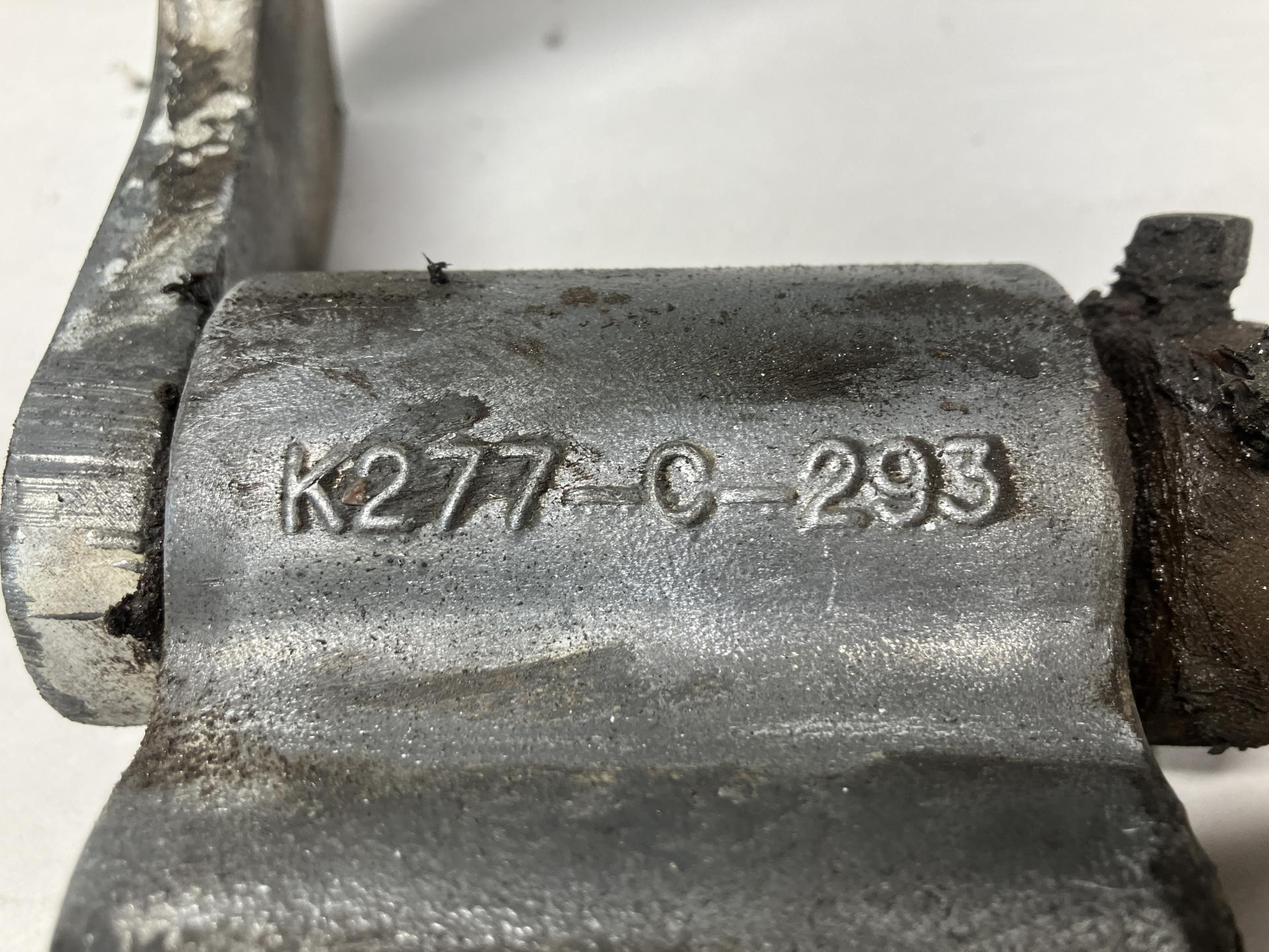 Kenworth T600 Hood Hinge for Sale