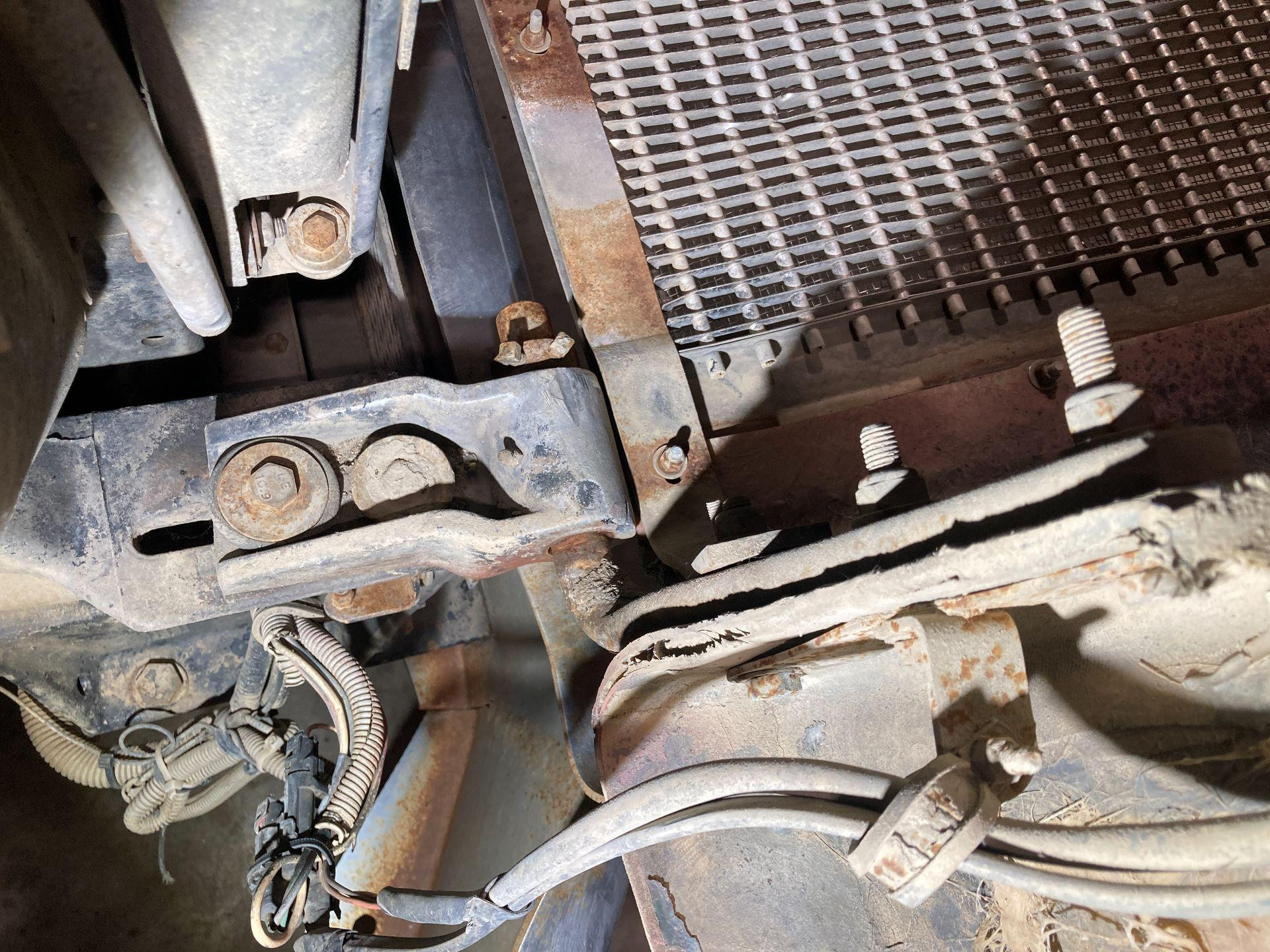 VERIFY | Kenworth T800 Hood Hinge for Sale