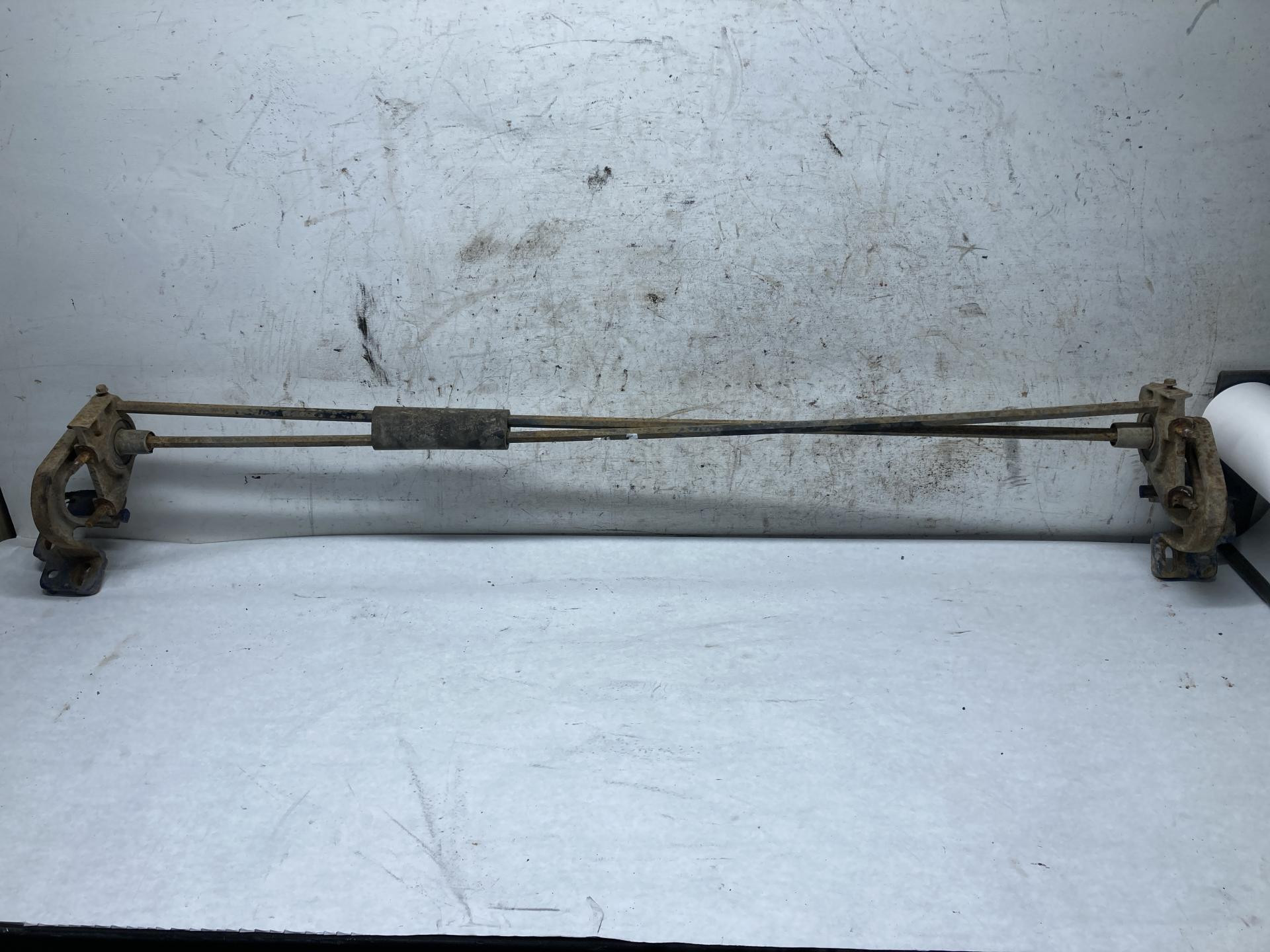 20733404 | Volvo VNL Hood Hinge for Sale