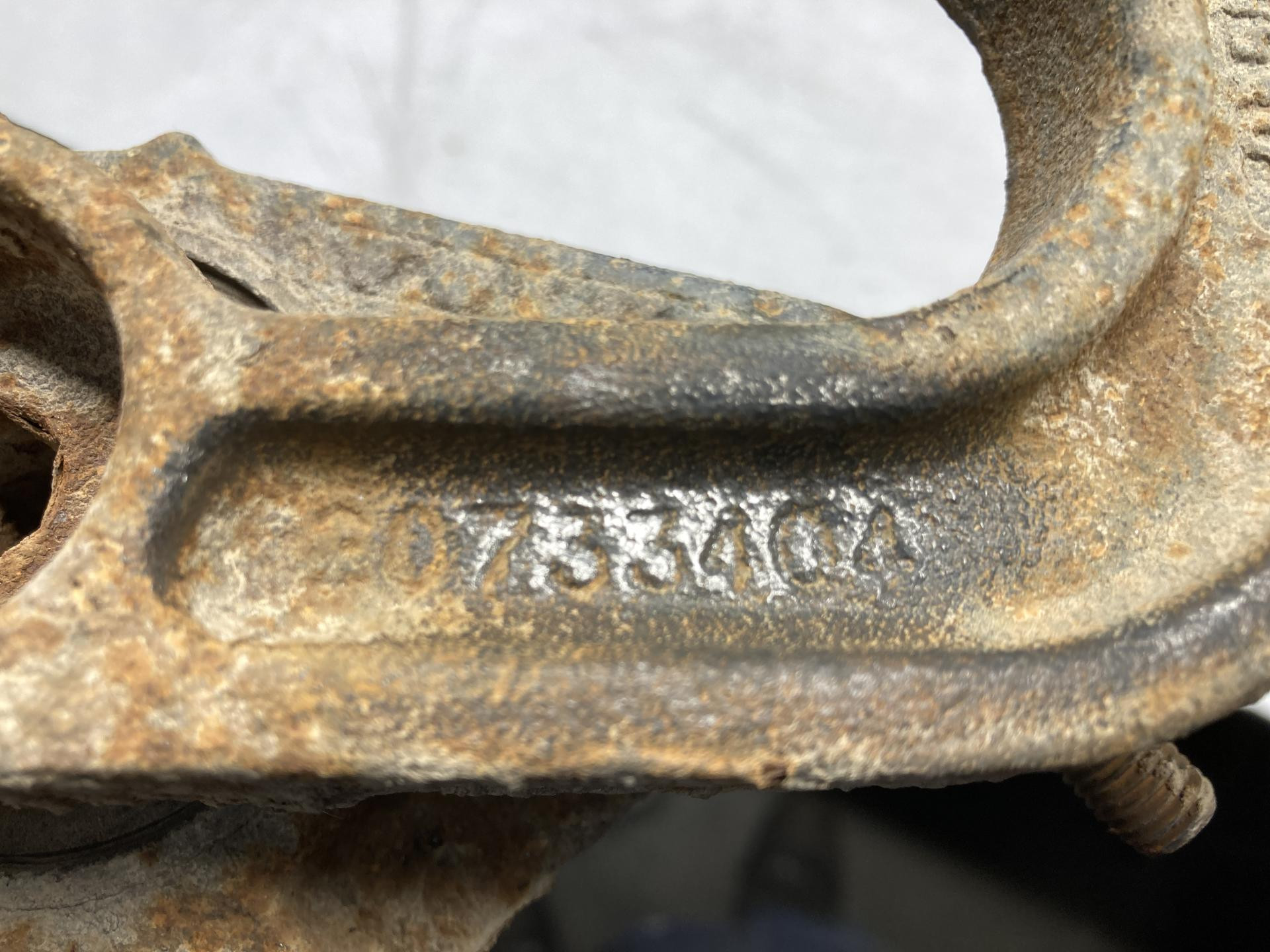 20733404 | Volvo VNL Hood Hinge for Sale