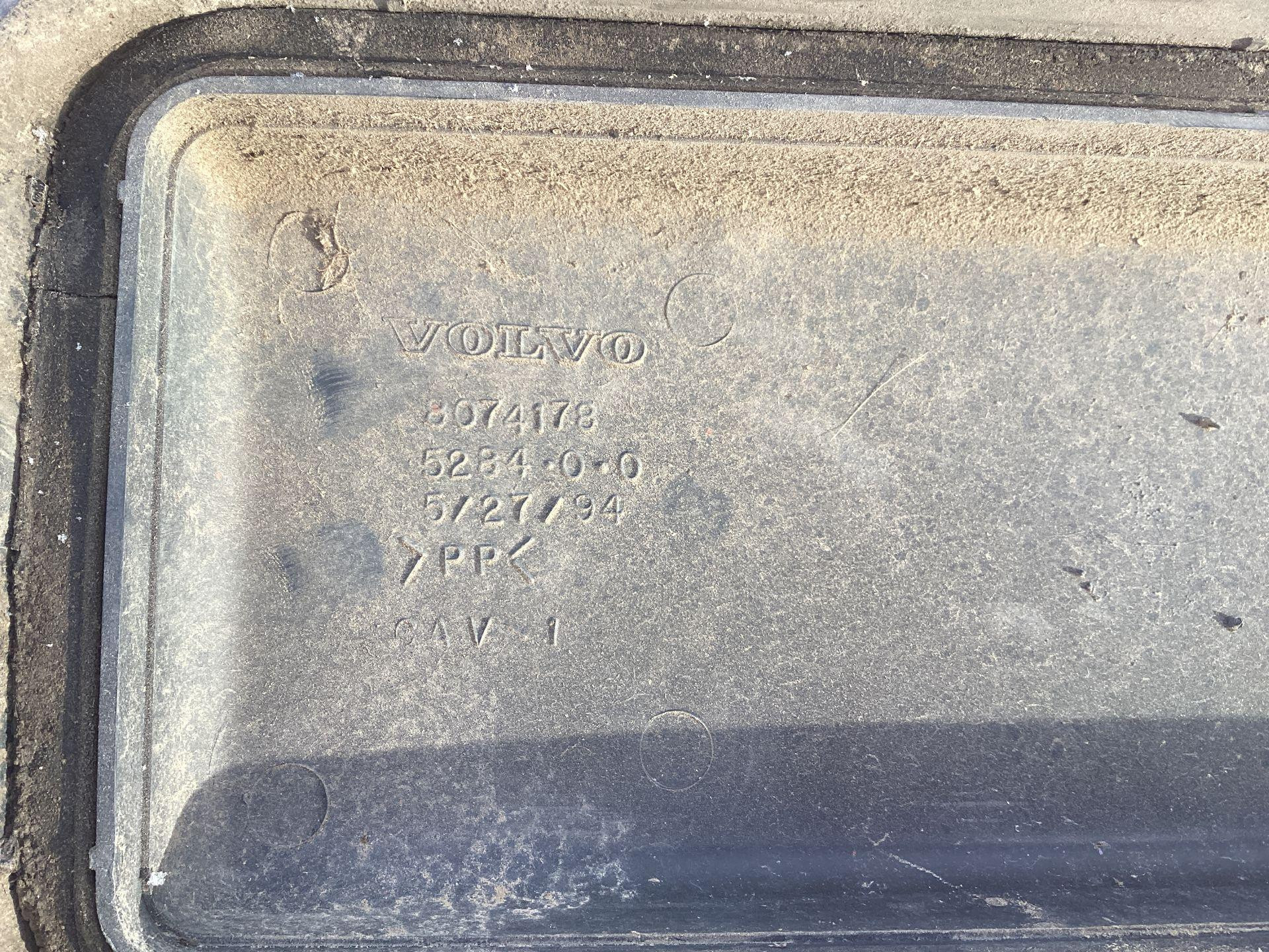 Volvo VNM Hood, Misc. Parts for Sale
