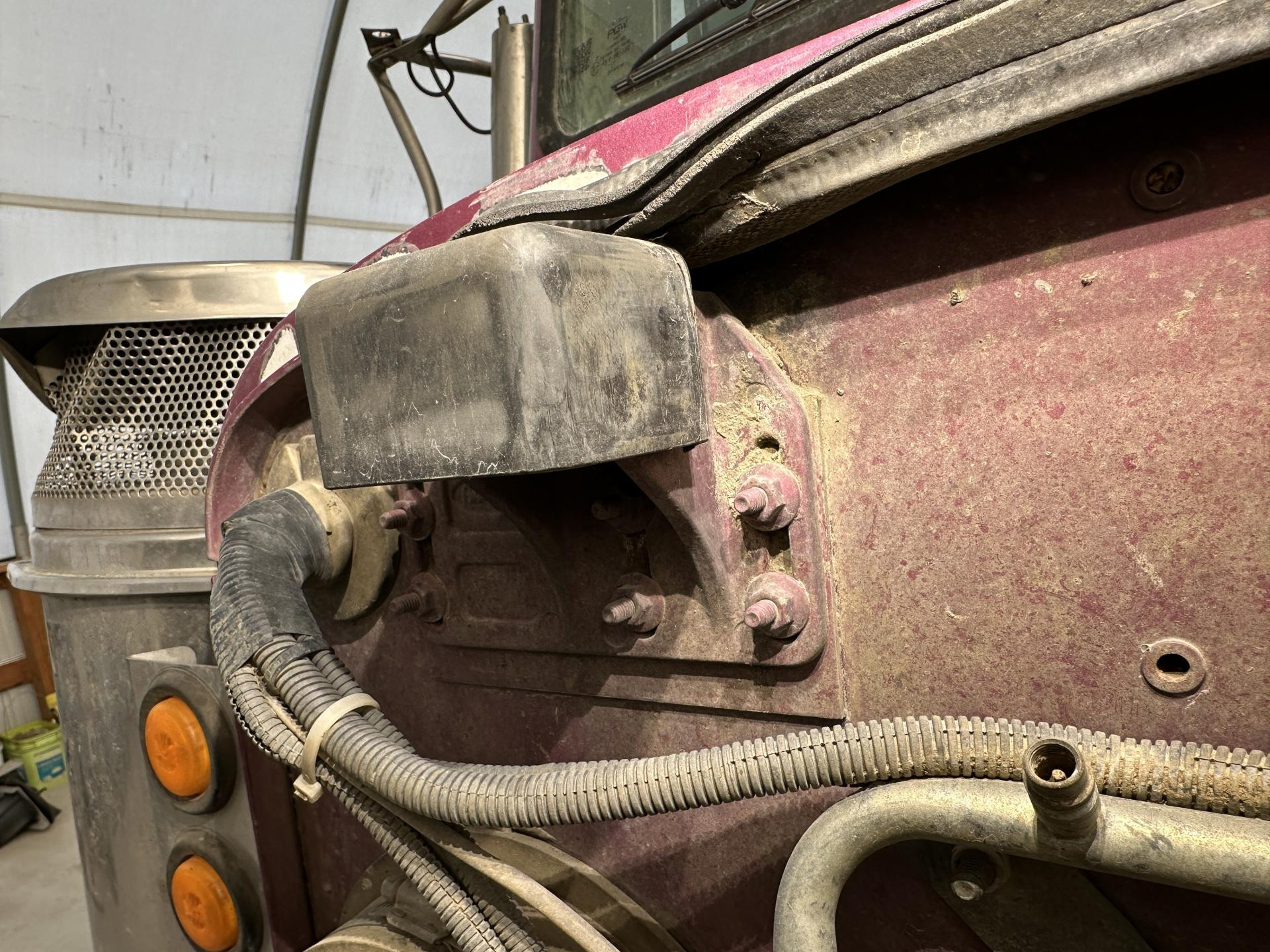 13-04709B | Peterbilt 379 Hood Rest for Sale