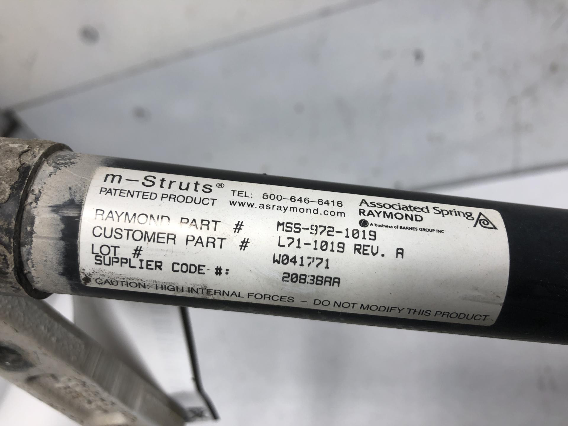 L71-1019 | Kenworth T880 Hood Shock for Sale