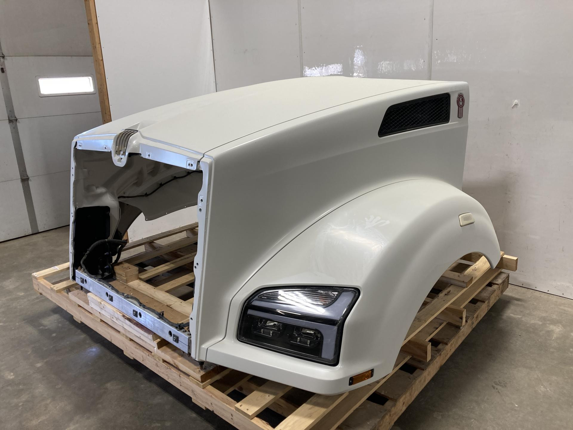 L29-6208-1110000 | Kenworth T880 Hood for Sale