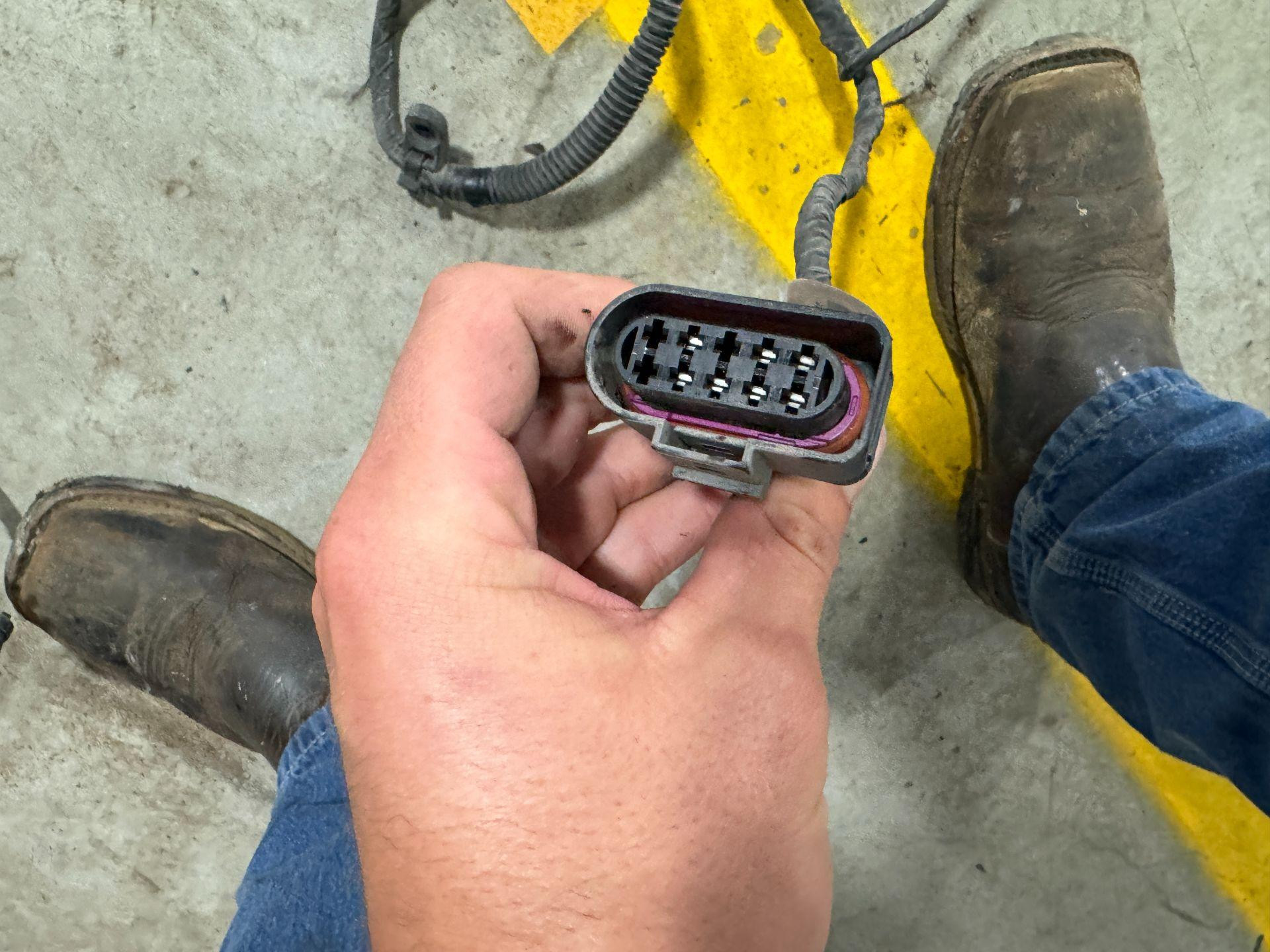 L92-1026-1000 | Kenworth T680 Hood Wiring Harness for Sale