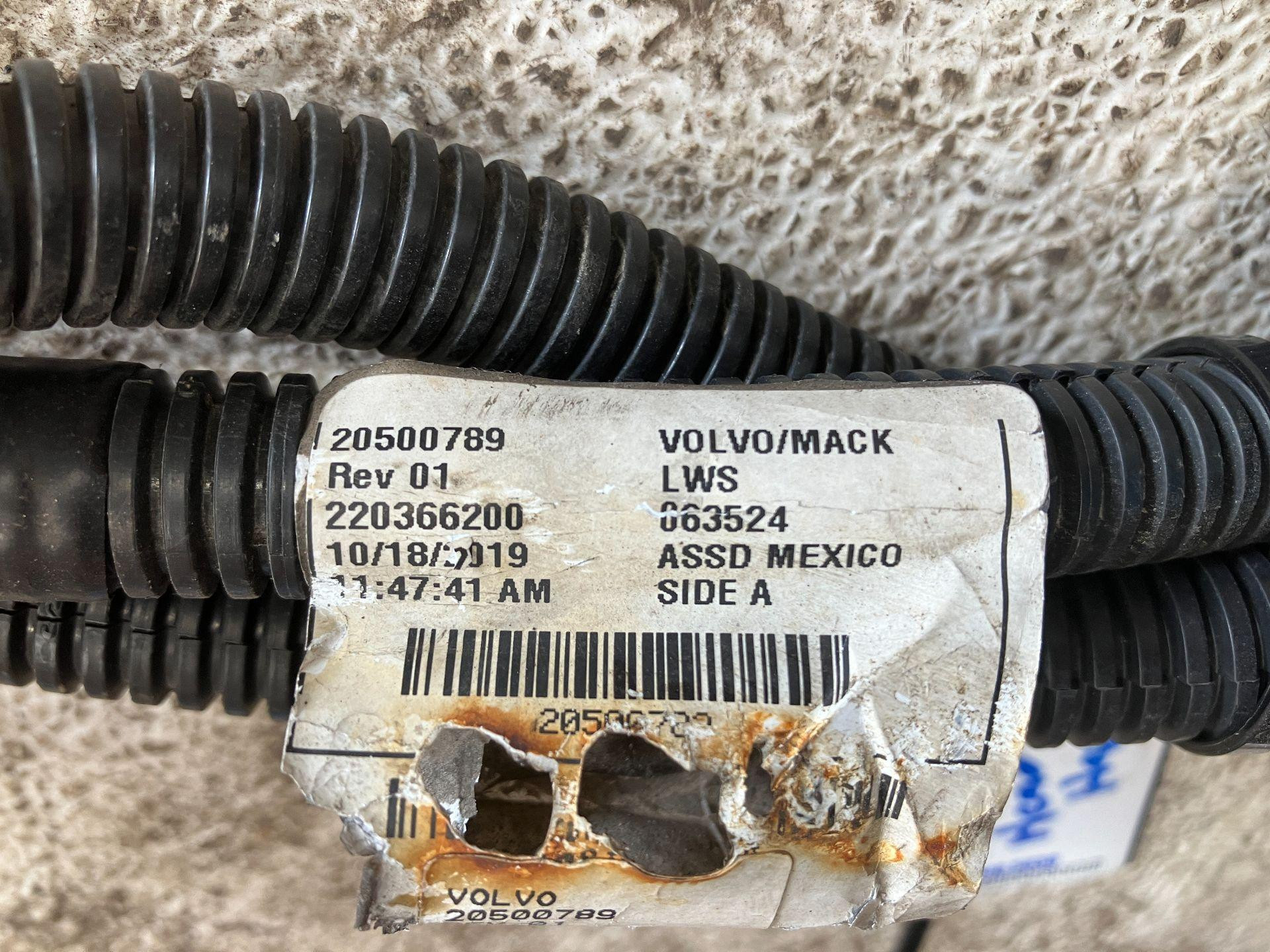 20500789 | Volvo VNL Hood Wiring Harness for Sale