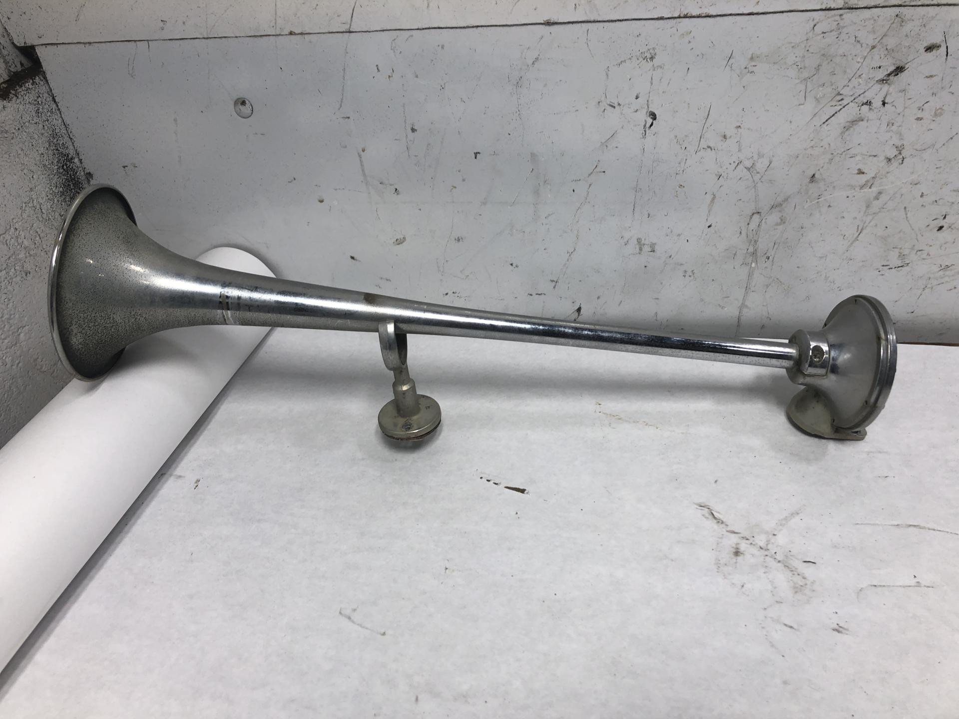 Freightliner FLD120 Horn for Sale