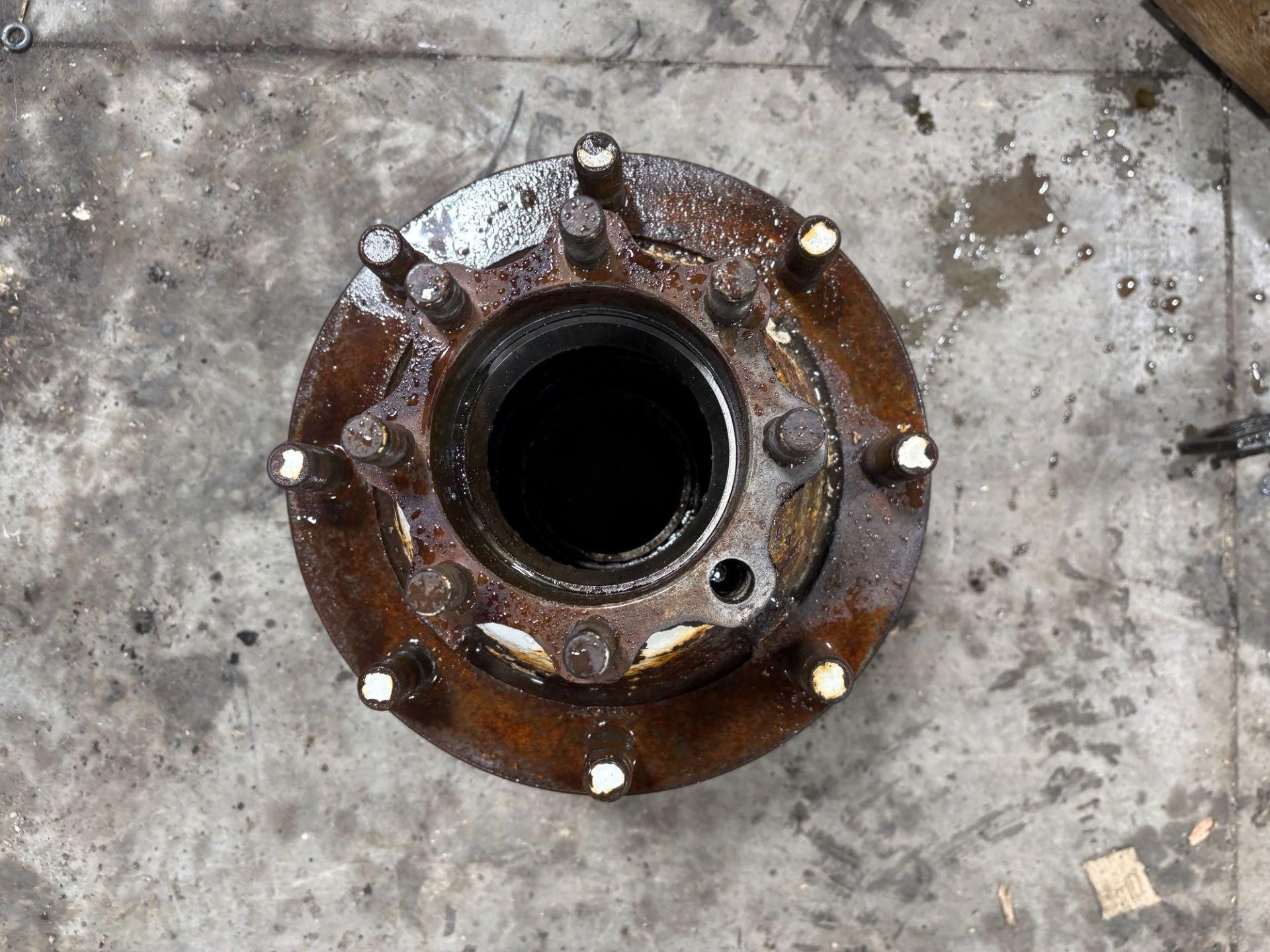 15987 | International 4300 Hub for Sale