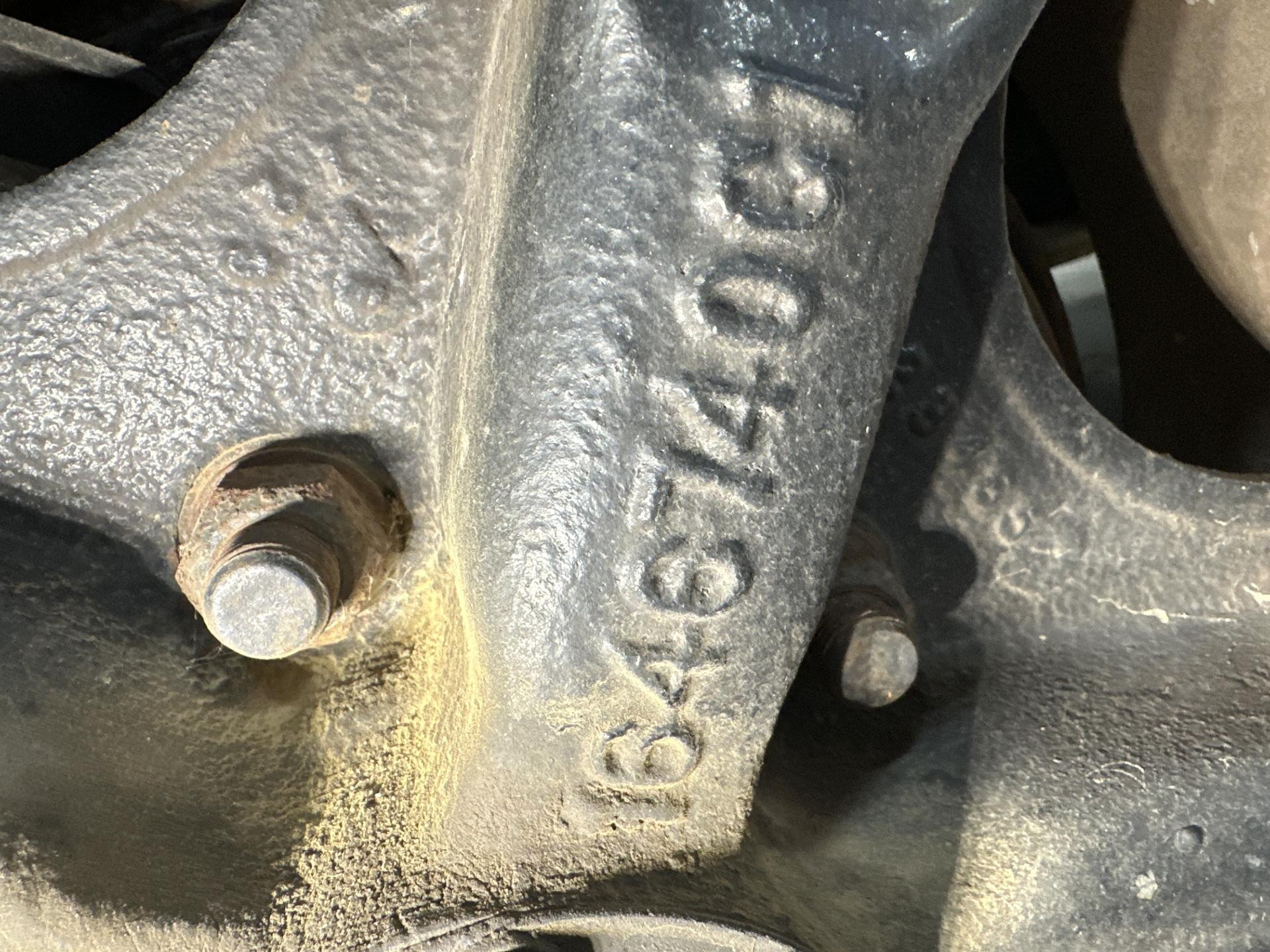 International S1700 Hub for Sale
