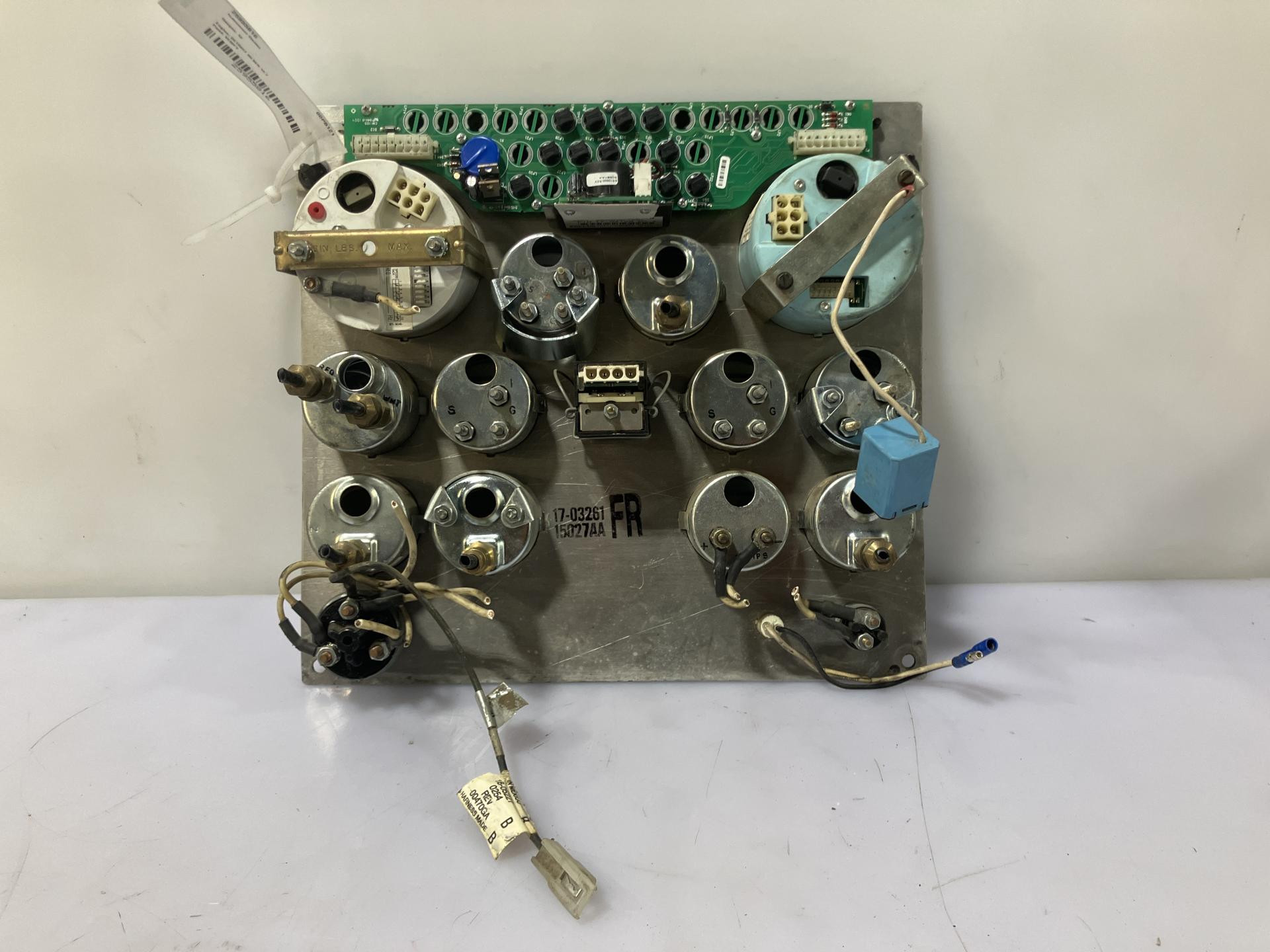 Peterbilt 379 Speedometer Instrument Cluster for Sale