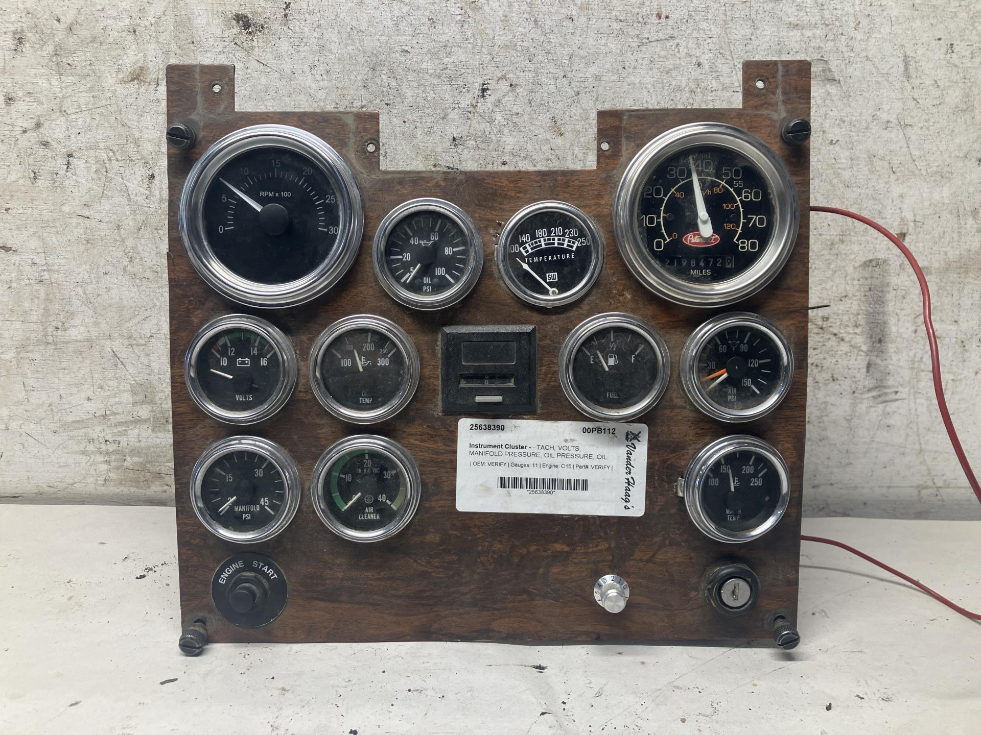 N/A | Peterbilt 379 Speedometer Instrument Cluster for Sale