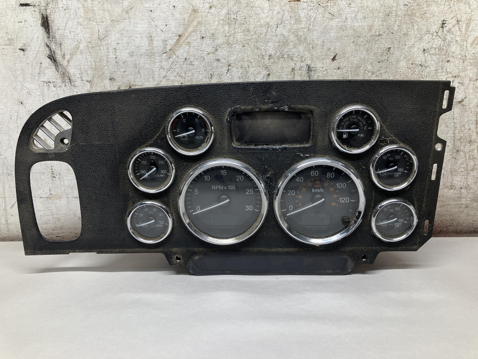 N/A | Peterbilt 389 Speedometer Instrument Cluster for Sale