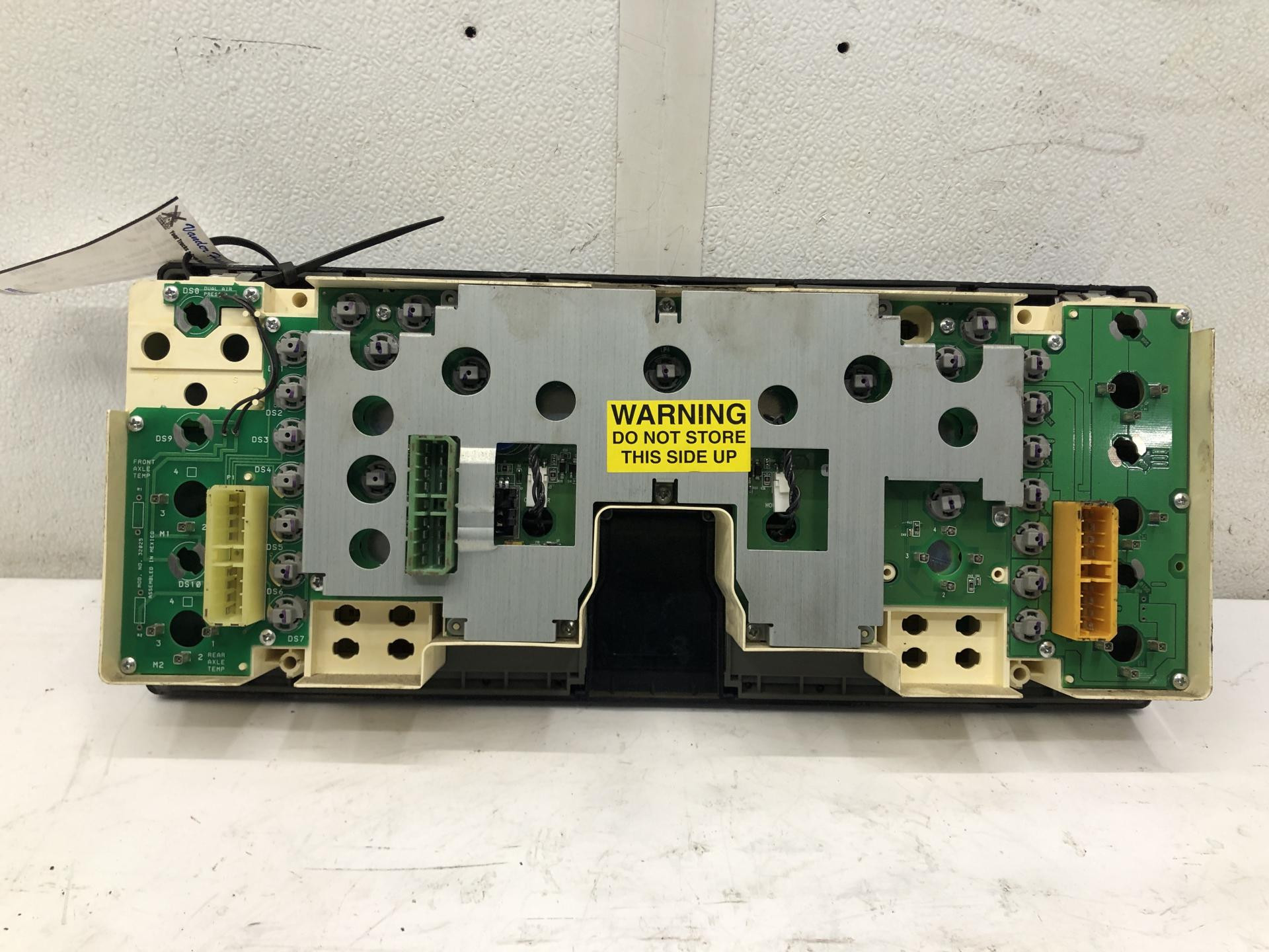 3525079C94 | International 4700 Speedometer Instrument Cluster for Sale