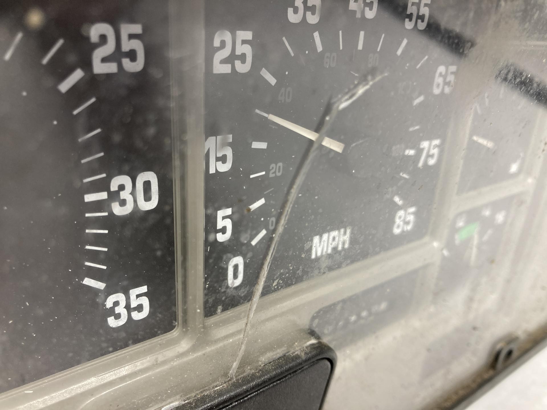2512565C91 | International 4700 Speedometer Instrument Cluster for Sale