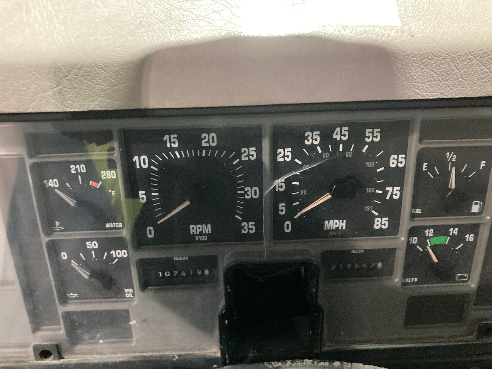 2512565C91 | International 3700 Speedometer Instrument Cluster for Sale