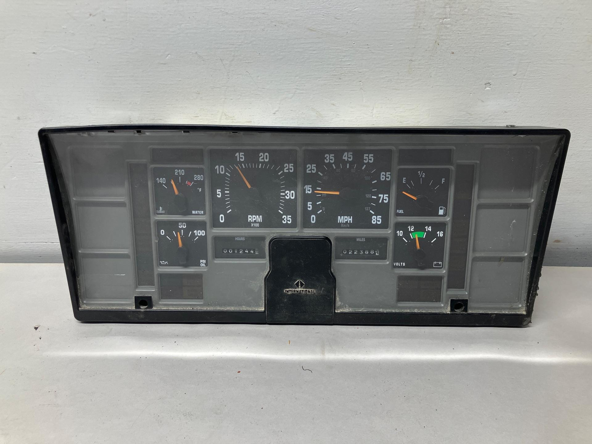 3525079C94 | International 4700 Speedometer Instrument Cluster for Sale