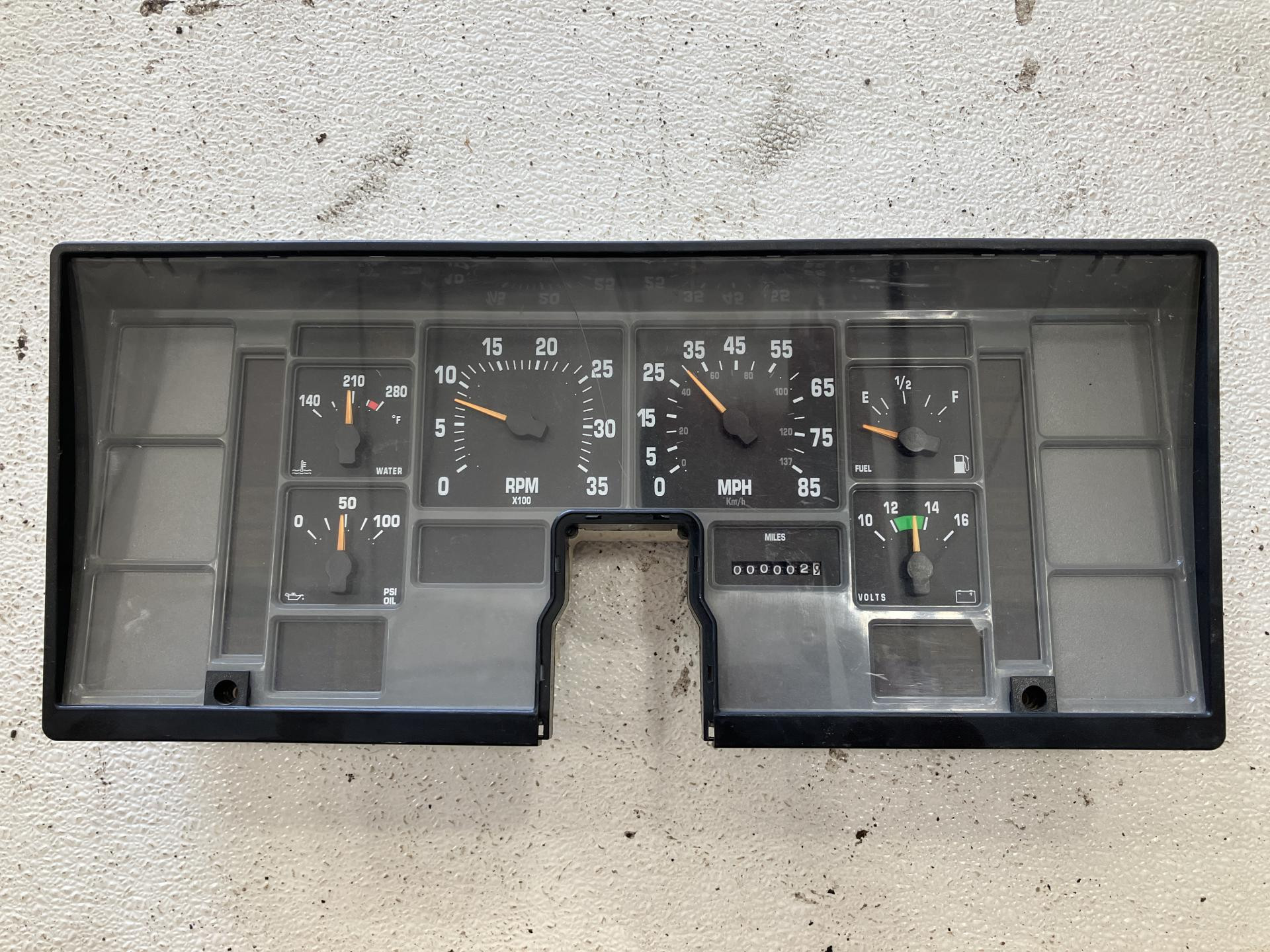 3525074C94 | International 4700 Speedometer Instrument Cluster for Sale