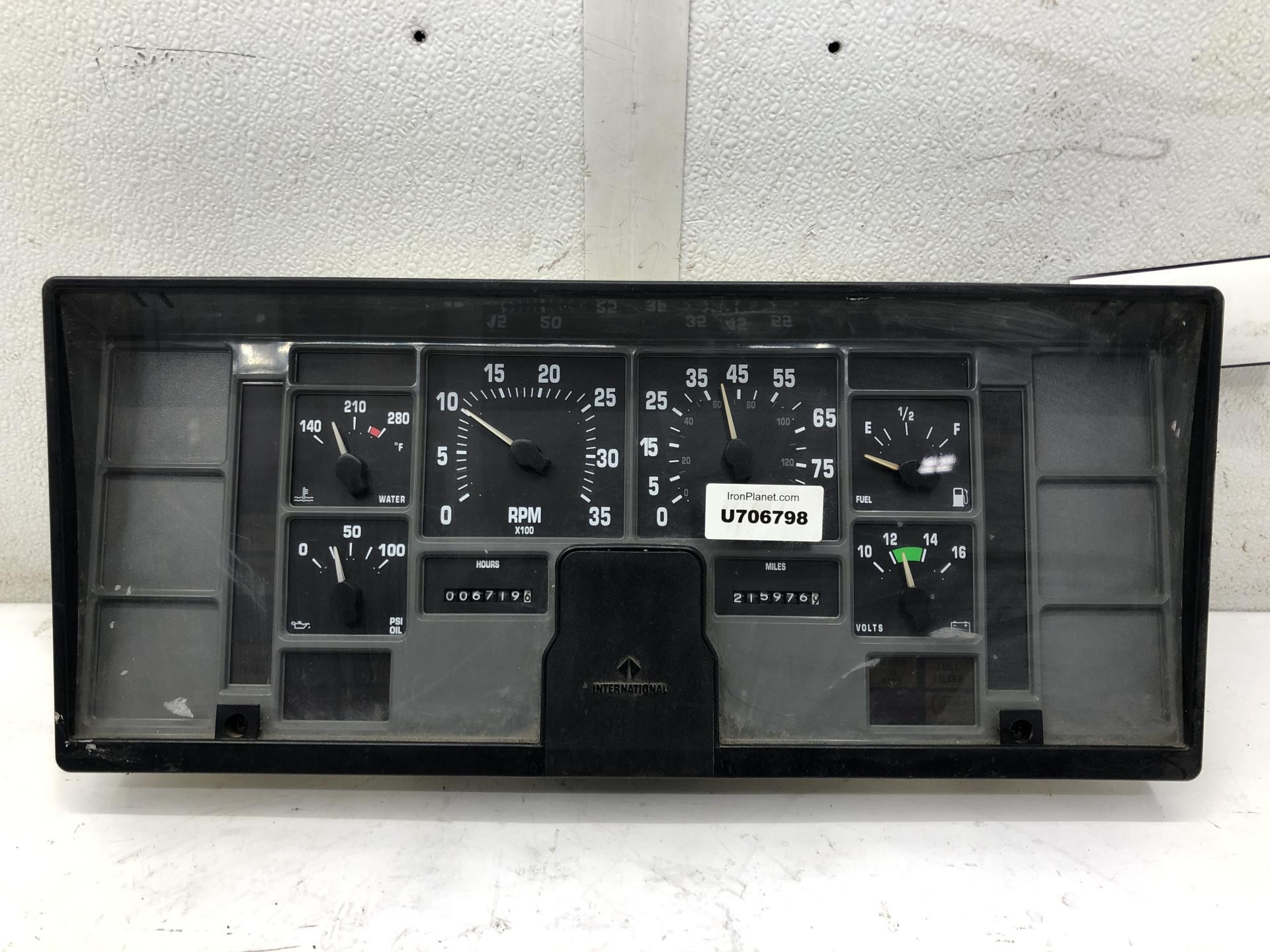 3525079C94 | International 4700 Speedometer Instrument Cluster for Sale