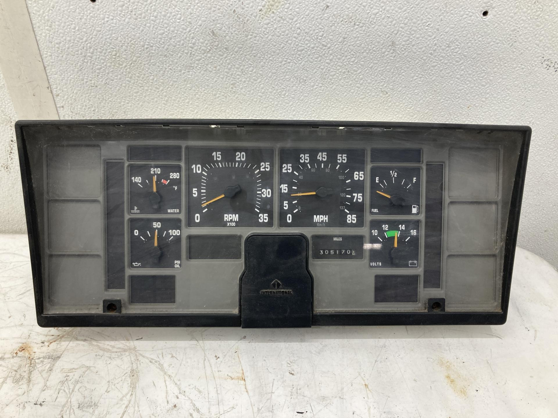 5011210R93 | International 3900 Speedometer Instrument Cluster for Sale