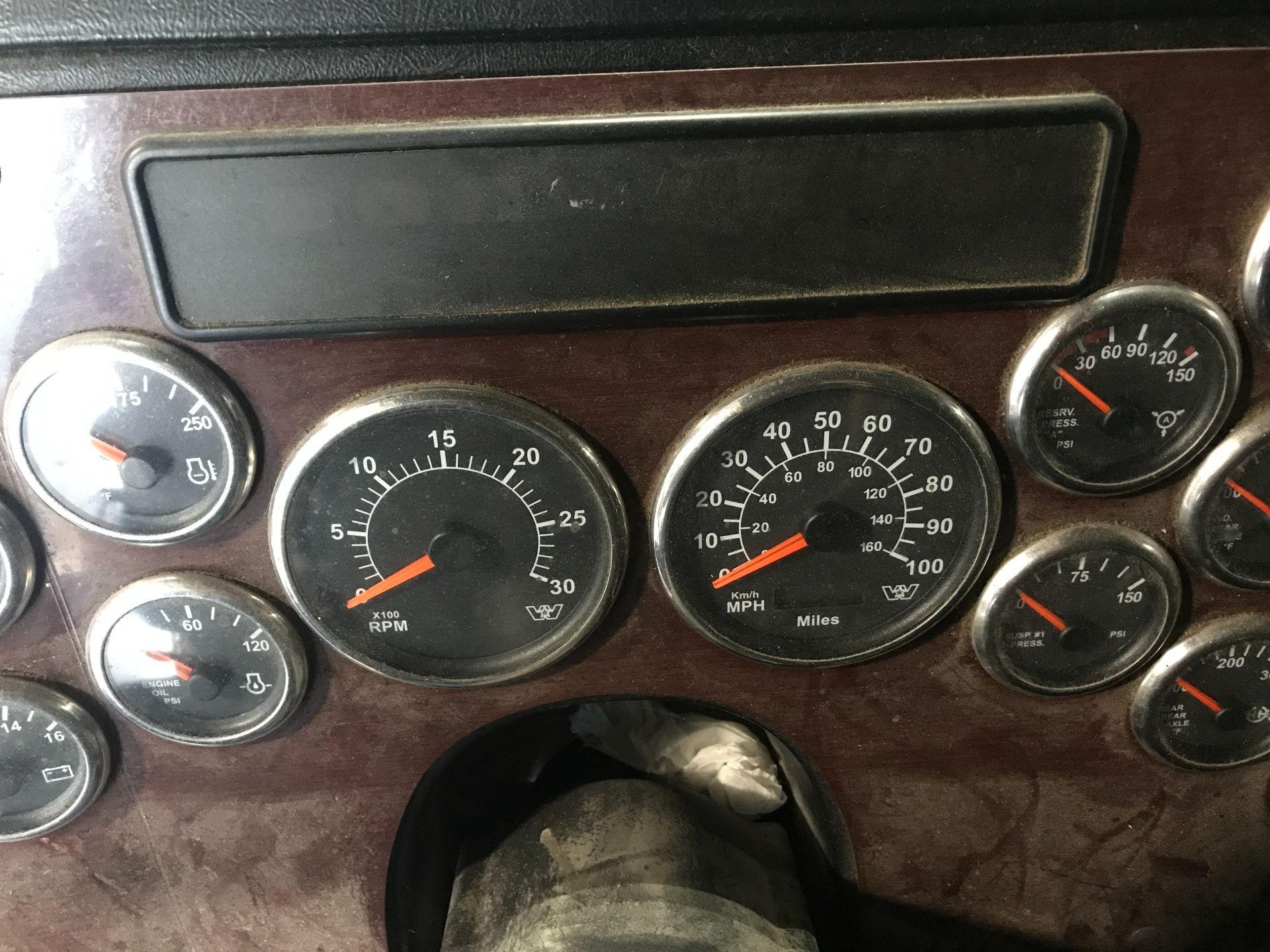 Western Star Trucks 4900EX Speedometer Instrument Cluster for Sale