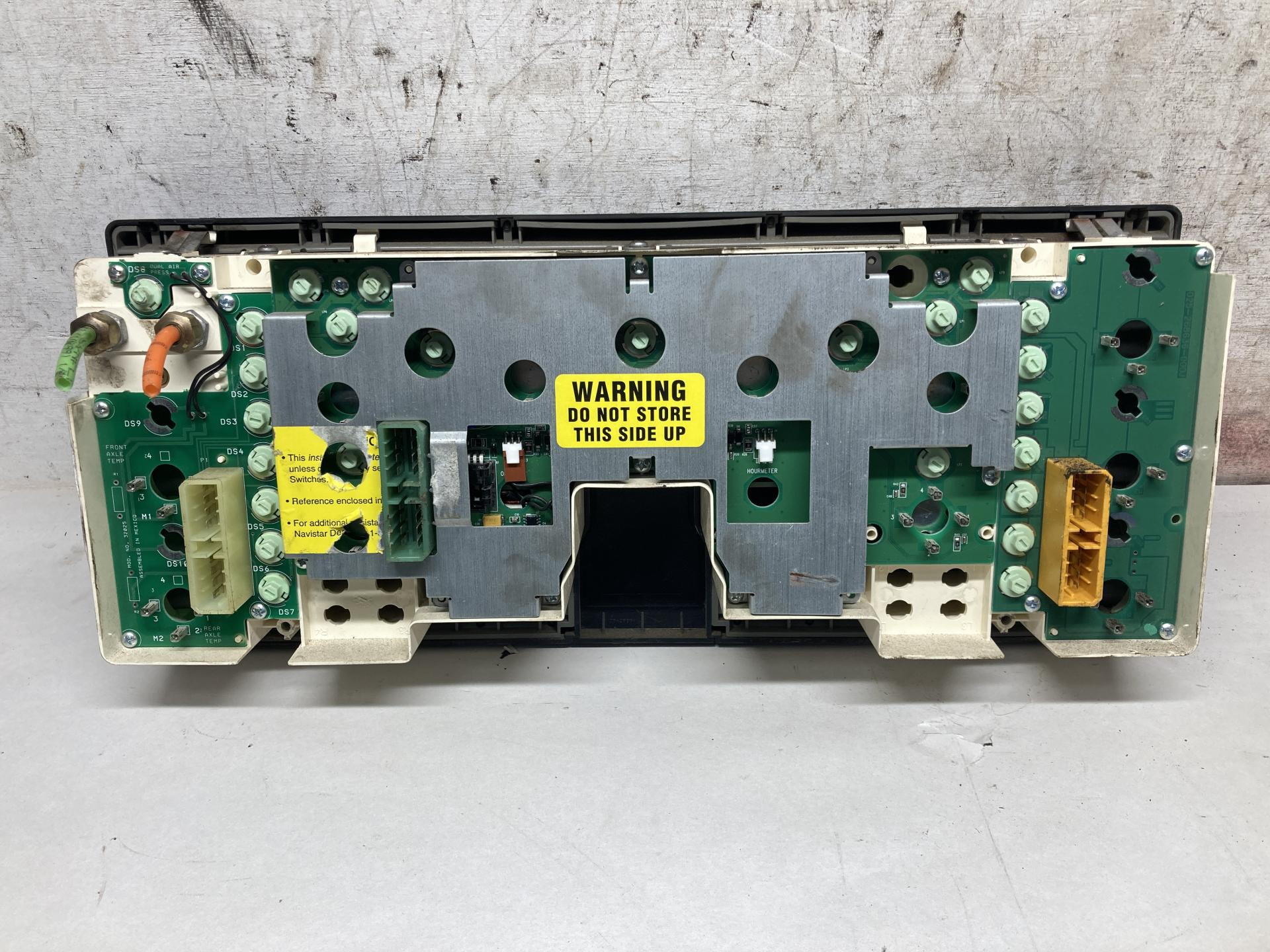 2512565C91 | International 4900 Speedometer Instrument Cluster for Sale