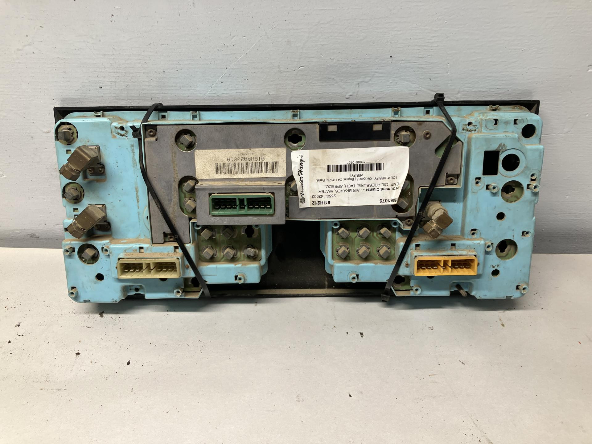 1689995C93 | International 8300 Speedometer Instrument Cluster for Sale