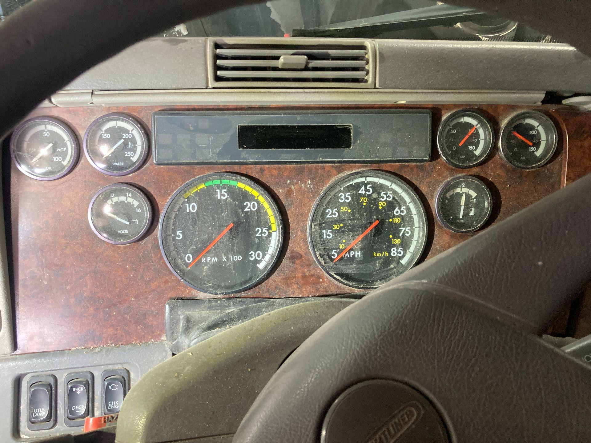 A22-42289-006 | Freightliner C112 CENTURY Speedometer Instrument Cluster fo