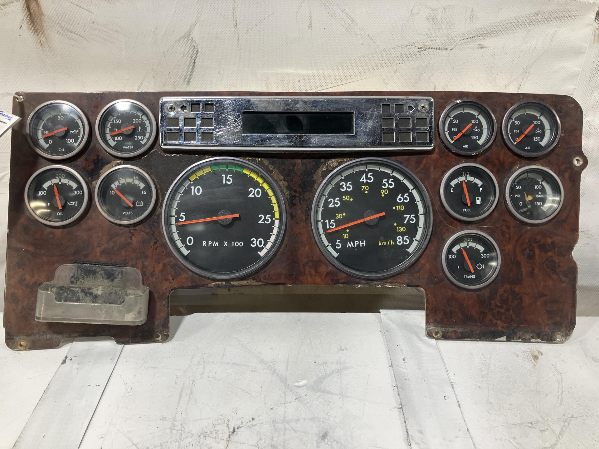 A22-61098-302 | Freightliner C120 CENTURY Speedometer Instrument Cluster fo