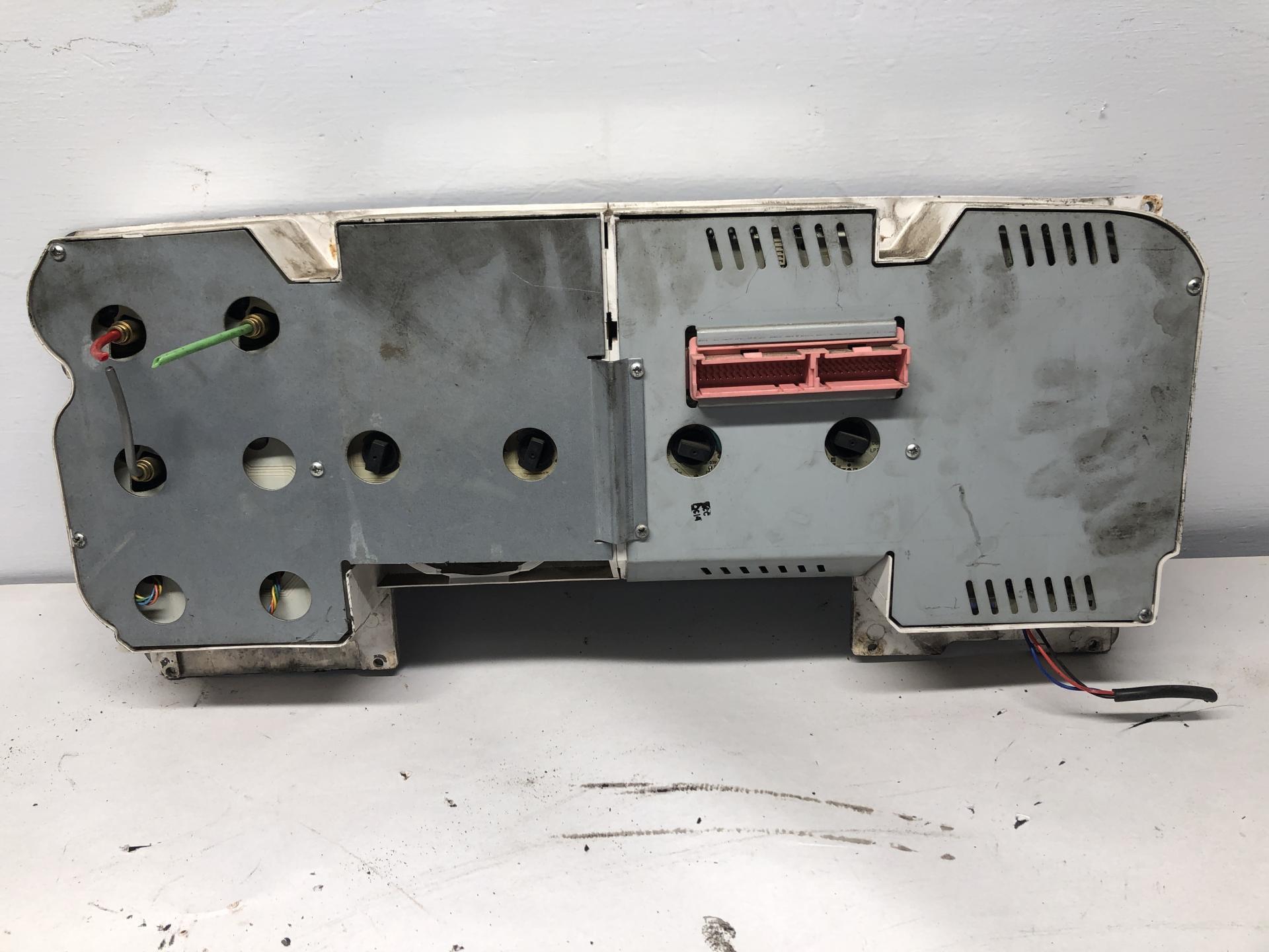 983748 | Freightliner C120 CENTURY Speedometer Instrument Cluster for Sale