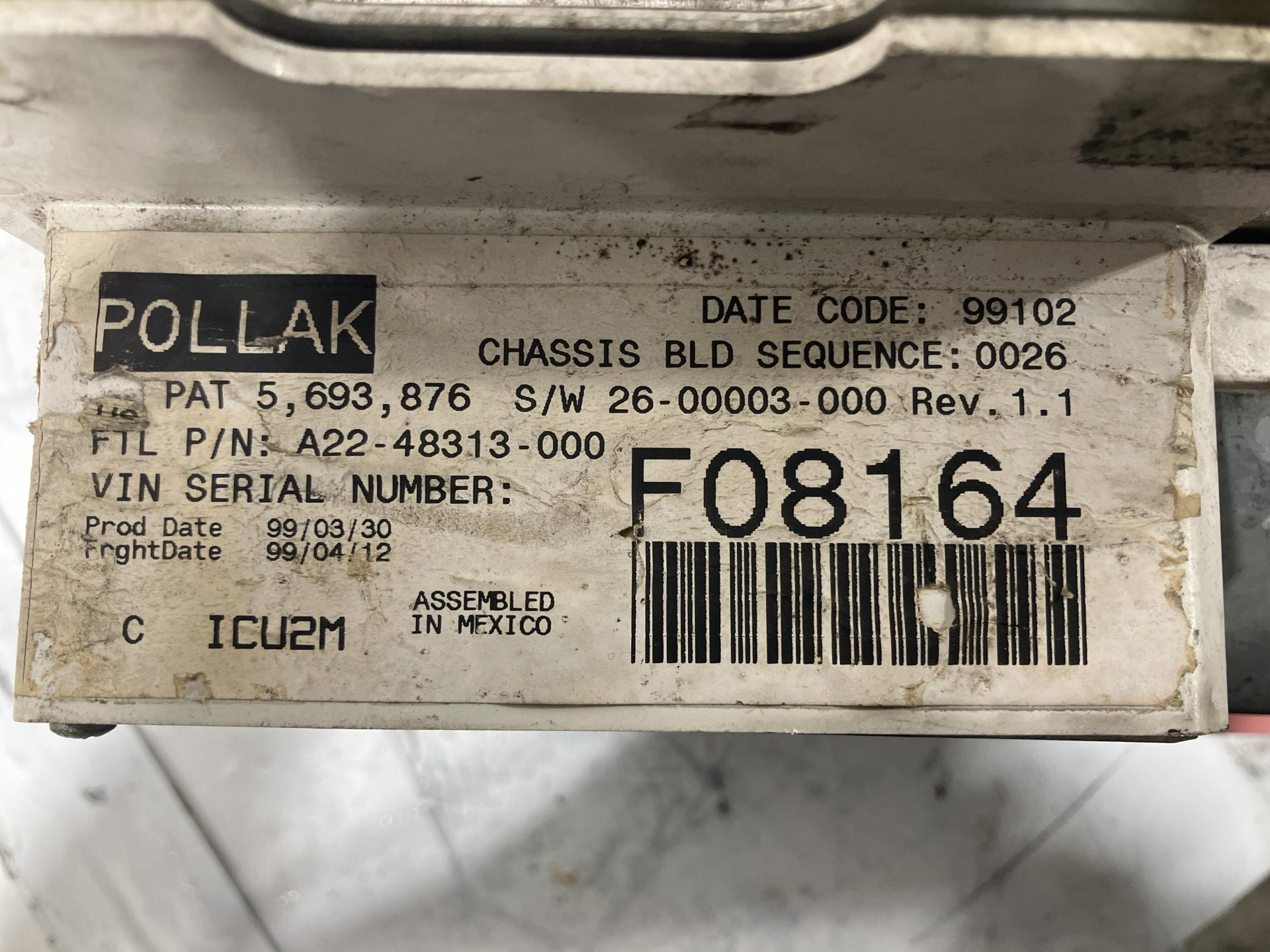 A22-61098-302 | Freightliner C120 CENTURY Speedometer Instrument Cluster fo