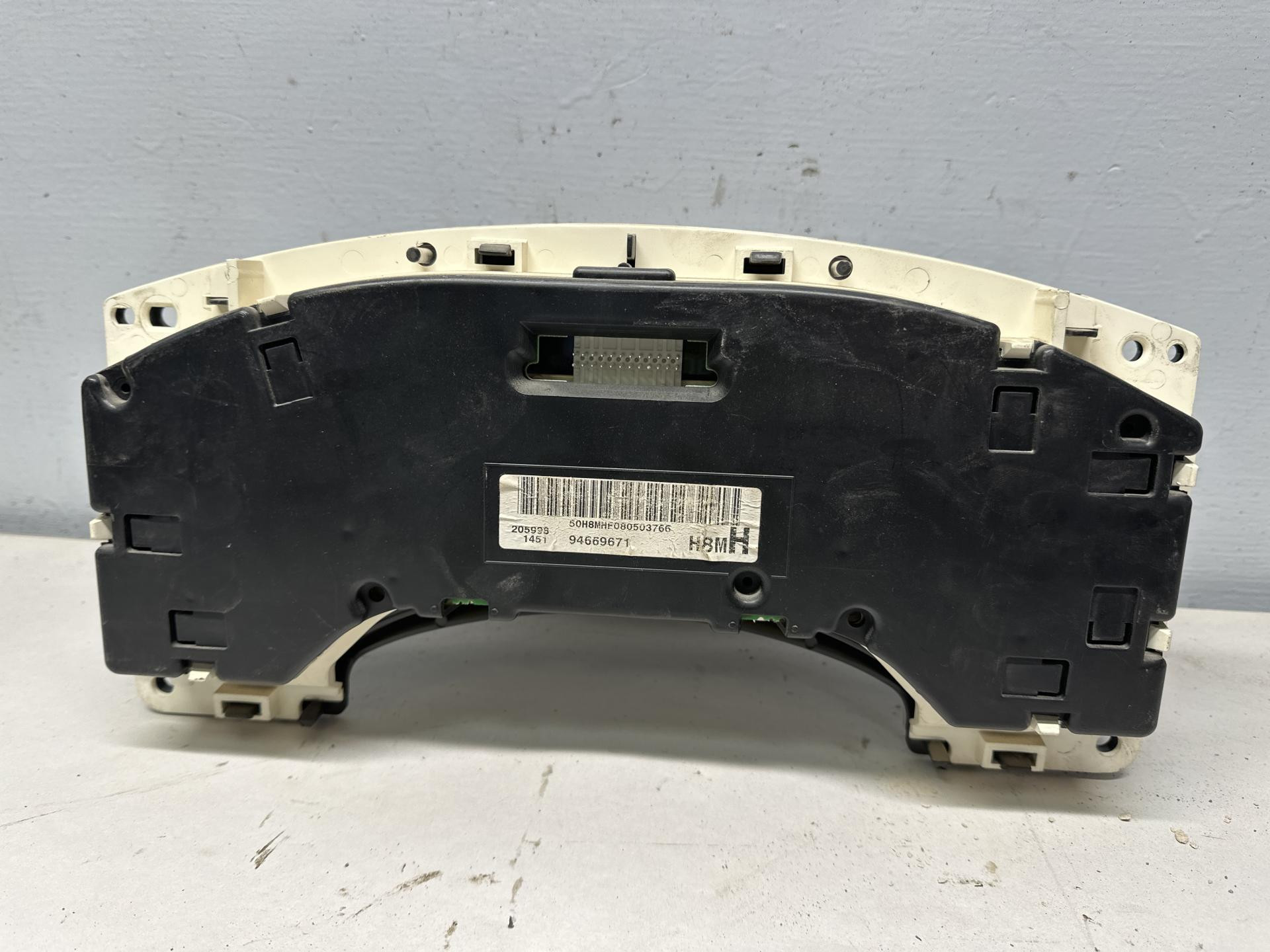 94669313 | GMC C5500 Speedometer Instrument Cluster for Sale