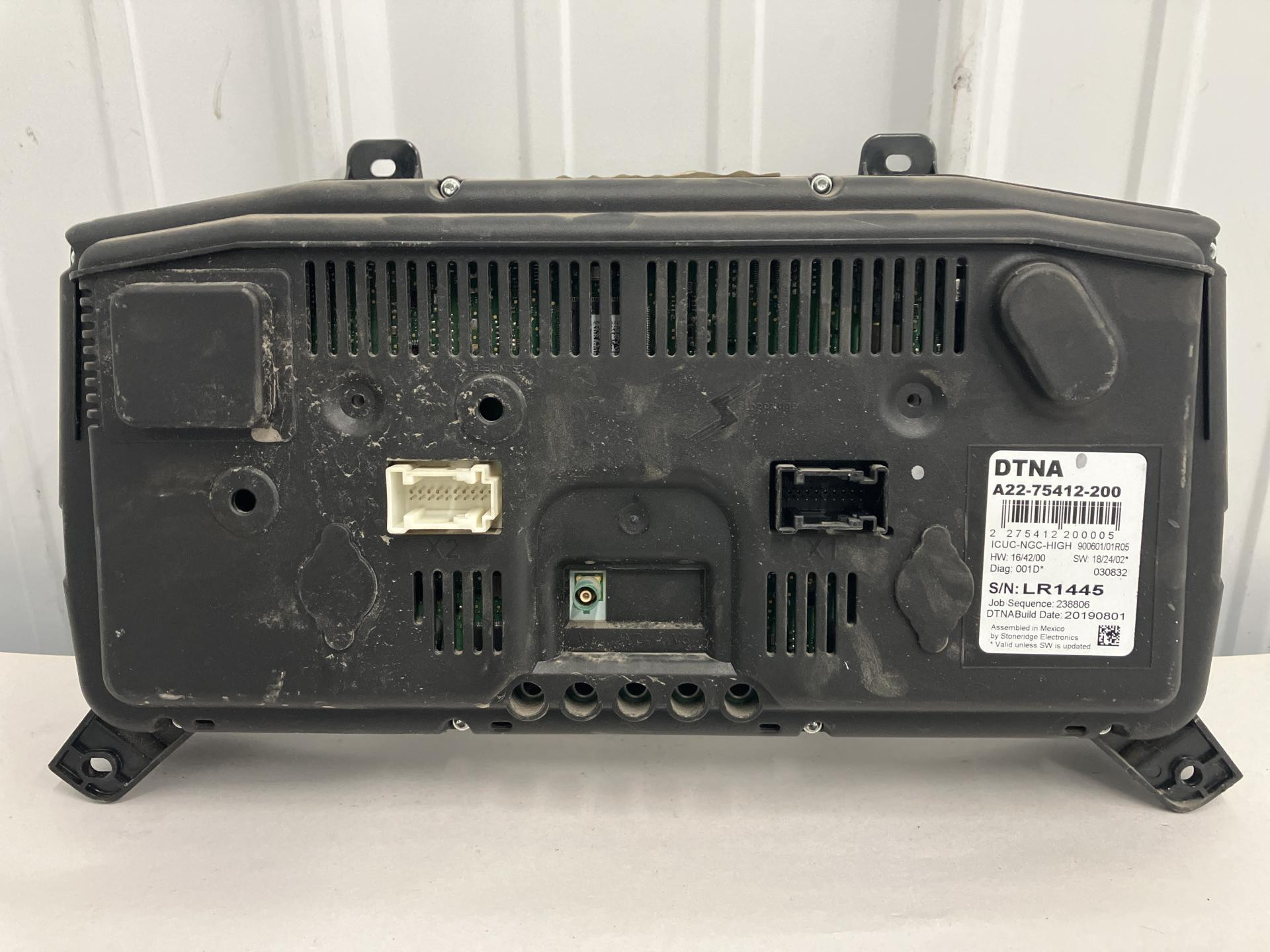 A22-75412-200 | Freightliner CASCADIA Speedometer Instrument Cluster for Sa
