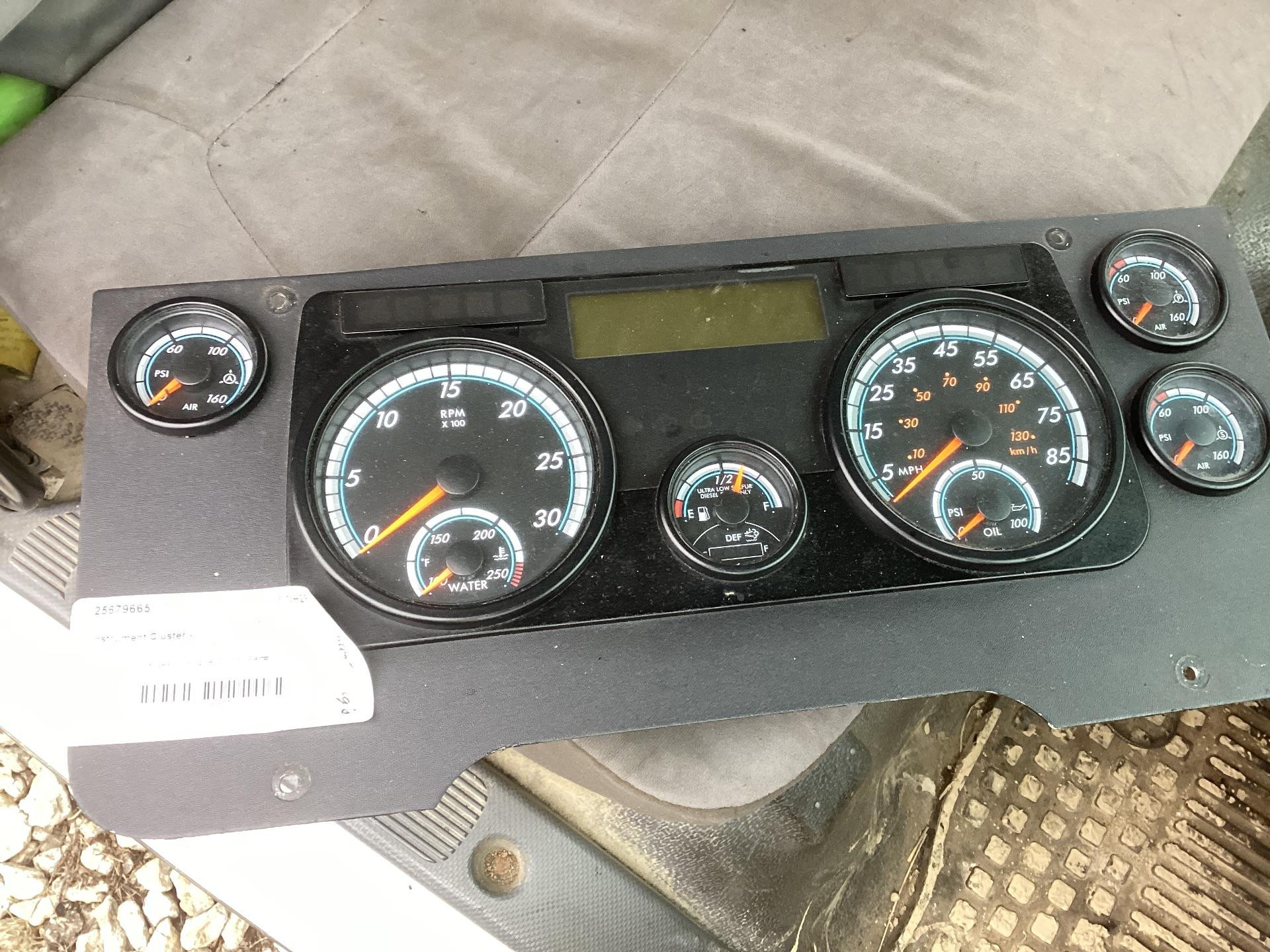 A06-94379-001 | Freightliner CASCADIA Speedometer Instrument Cluster for Sa