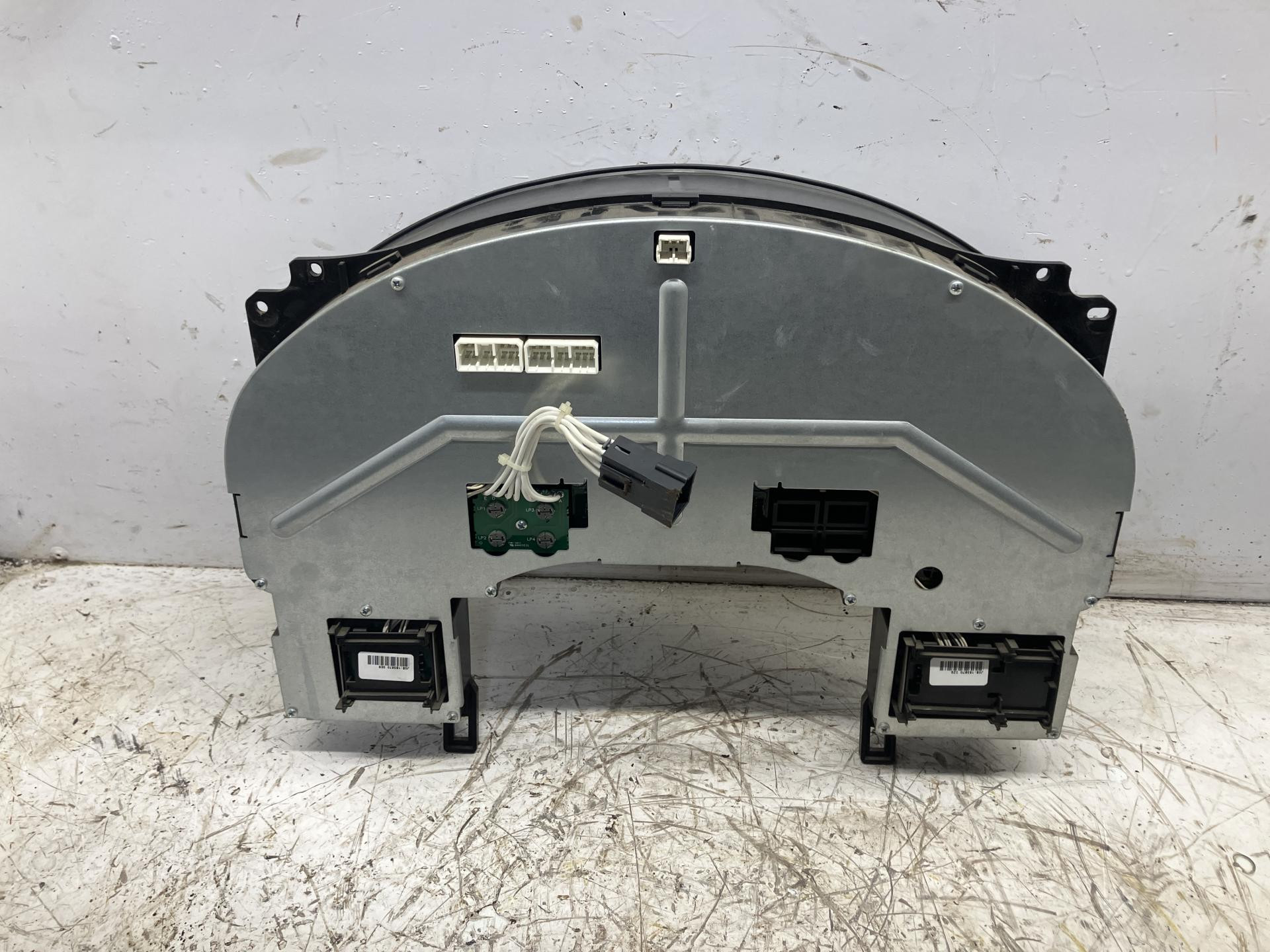 2602886C93 | International TERRASTAR Speedometer Instrument Cluster for Sal