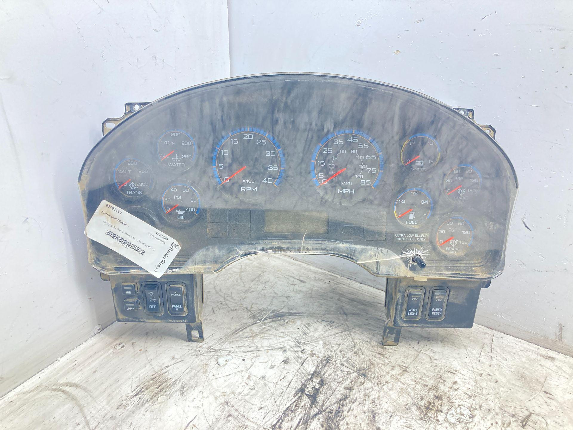 5011011R92 | International DURASTAR (4400) Speedometer Instrument Cluster f