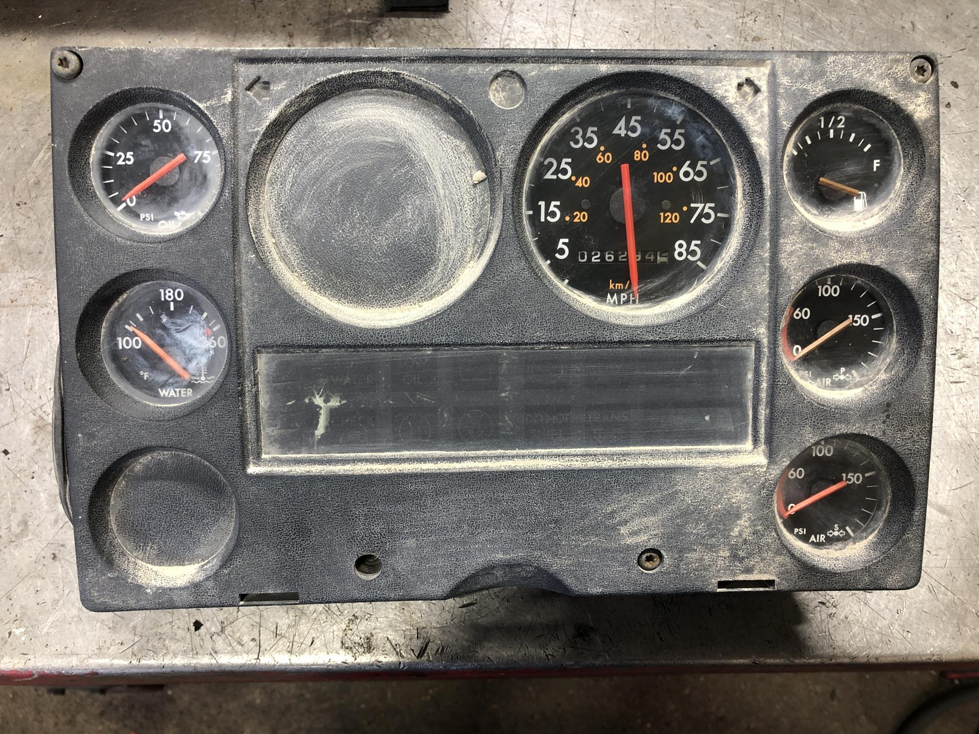 3319210070 | Freightliner FL106 Speedometer Instrument Cluster for Sale