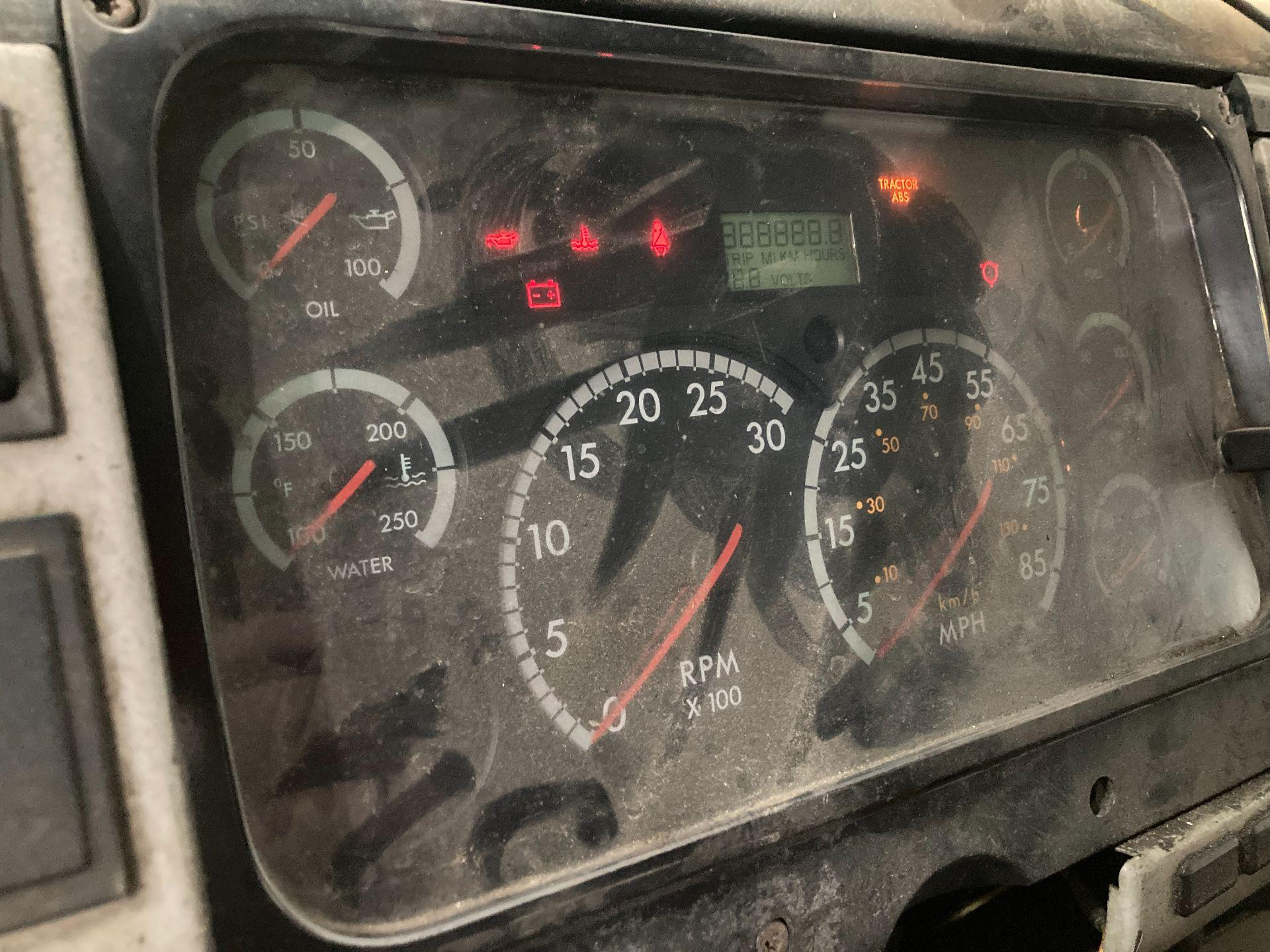 6805404311 | Freightliner FL50 Speedometer Instrument Cluster for Sale